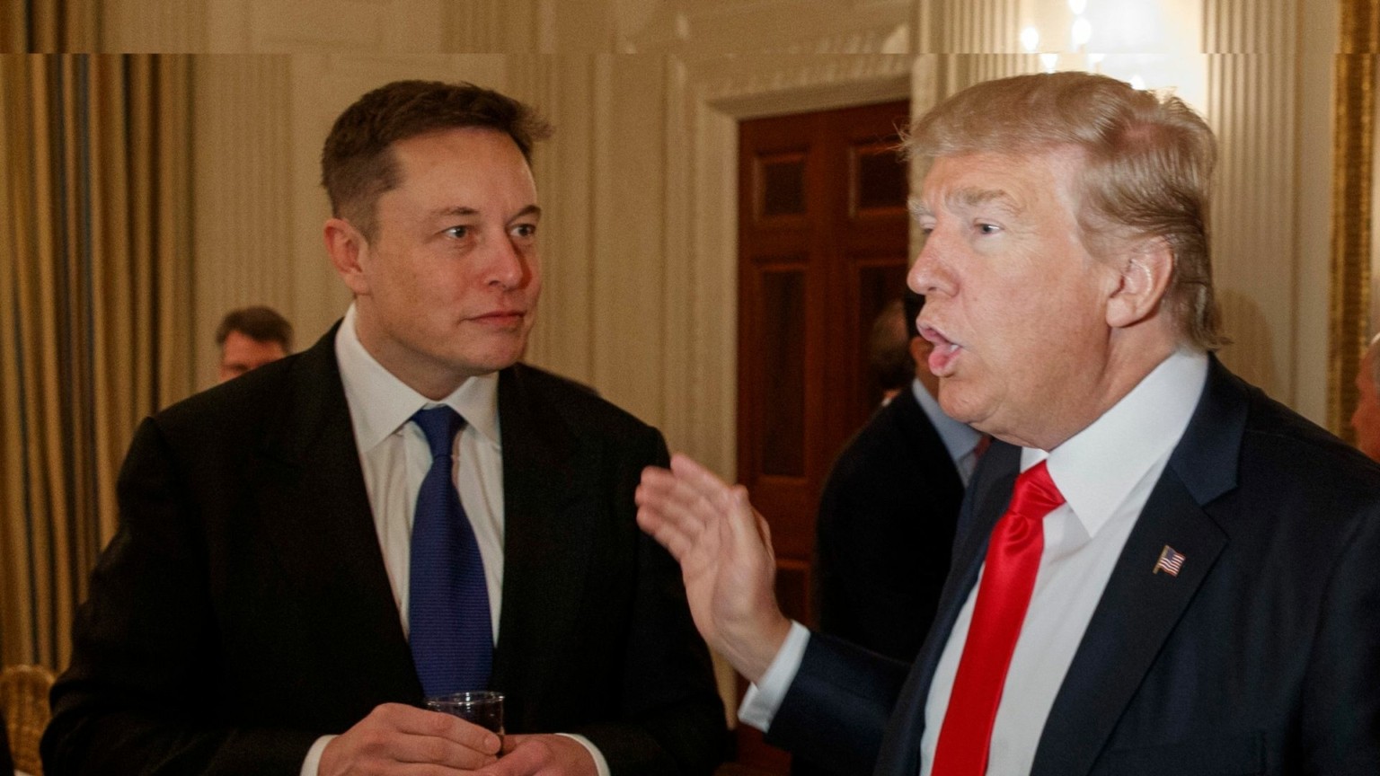 ΗΠΑ: Μετά τις απολύσεις και τις περικοπές, o Τραμπ καλεί τον Μασκ να ...