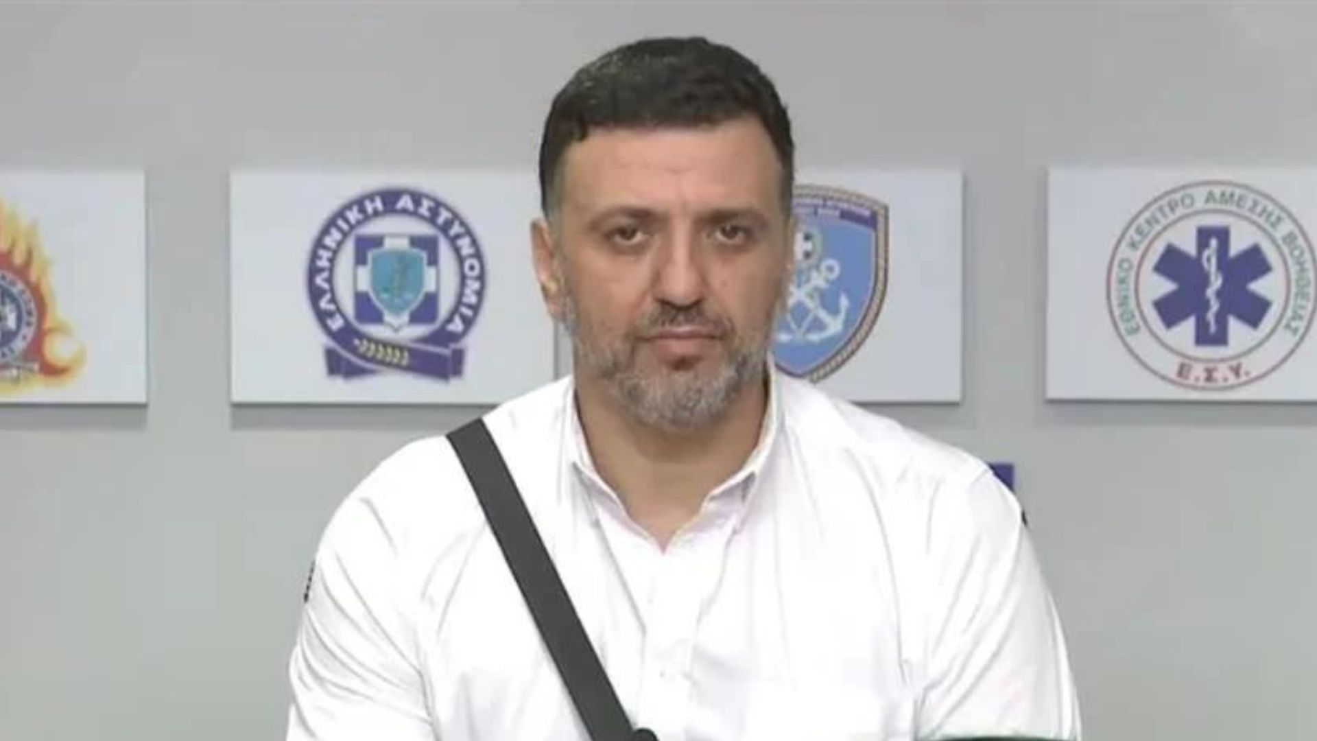 Βασίλης Κικίλιας: Γιατί εμφανίζεται με δεμένο το χέρι (Photos ...