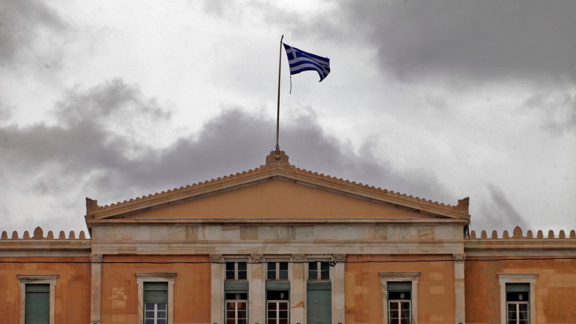 Οι… καραμπόλες για τον Πρόεδρο της Βουλής | topontiki.gr