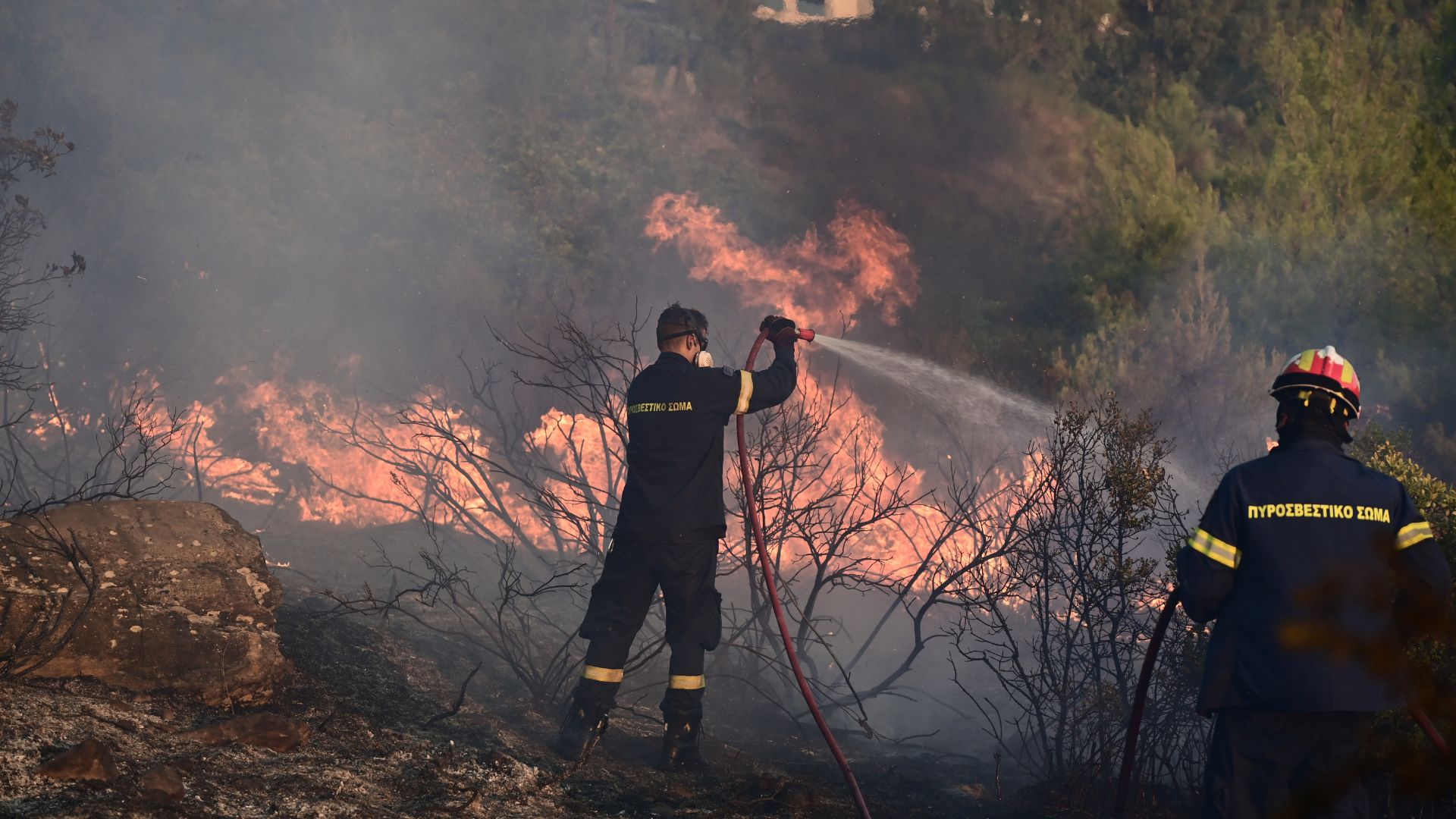 Καταγγελία σοκ από κάτοικο του Βαρνάβα: Τα σπίτια μας καίγονταν και τα ...