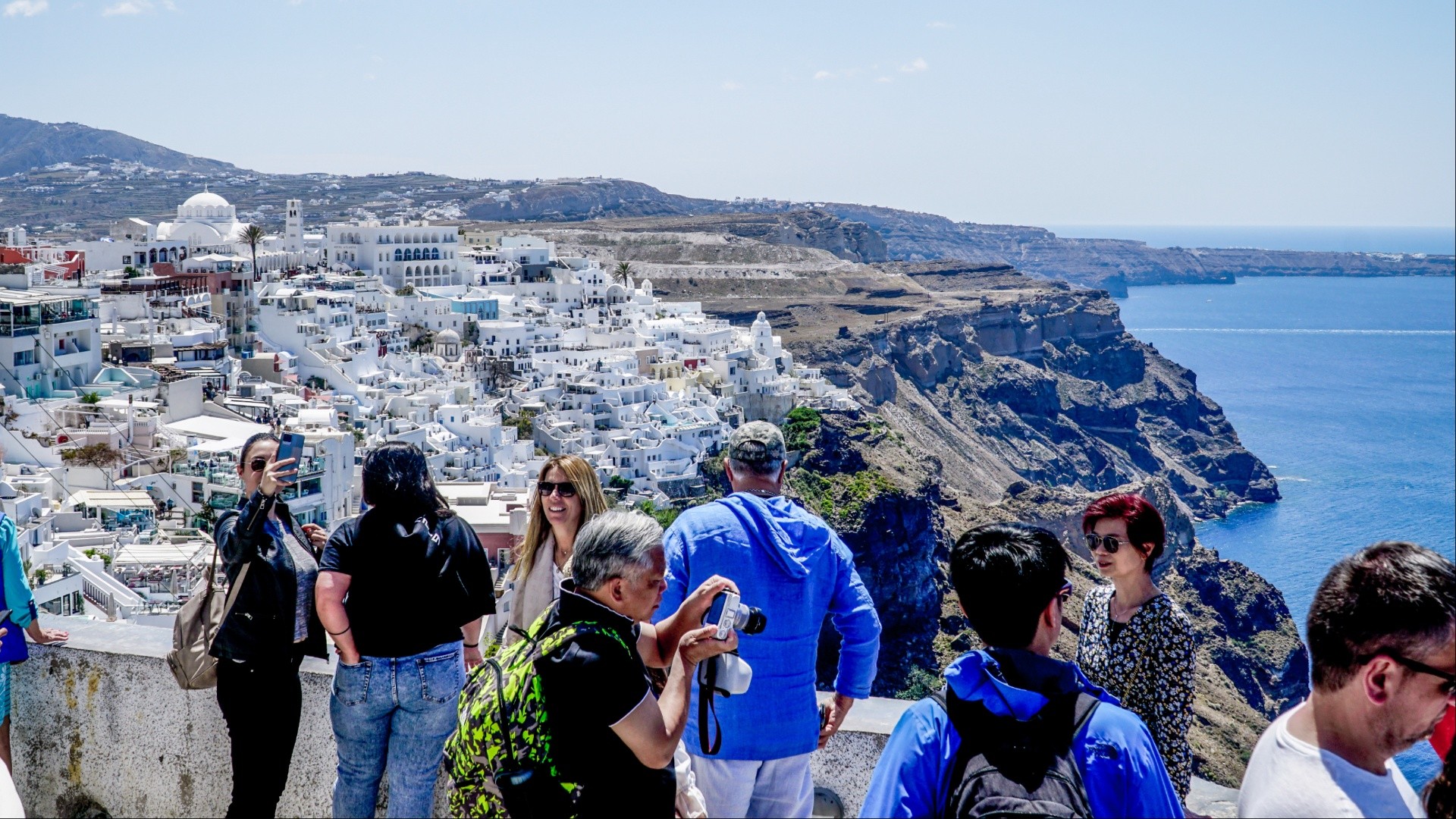 Θολώνει το αφήγημα για ρεκόρ στον τουρισμό το 2024 – Απρόσμενη μείωση ...