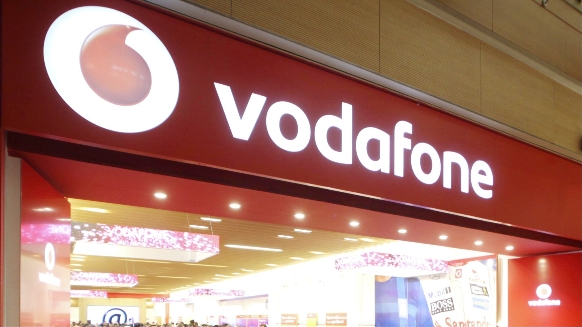 Vodafone: Επενδύσεις σε δίκτυα νέας γενιάς, ενισχύοντας FTTH, FWA και ...