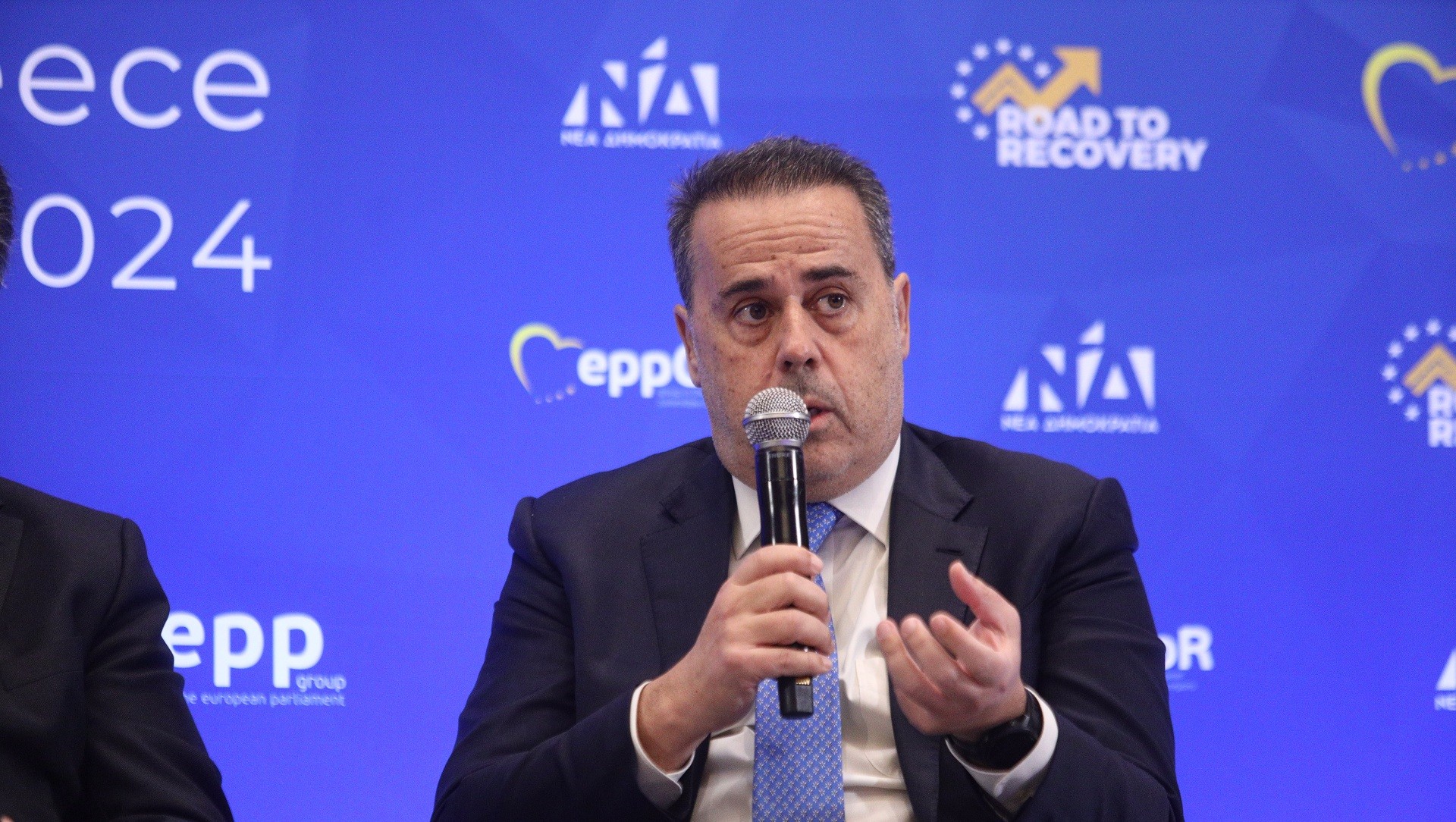 Ηλεκτρική διασύνδεση Ελλάδας – Κύπρου: «Κεραυνοί» Παπασταύρου για τον ...