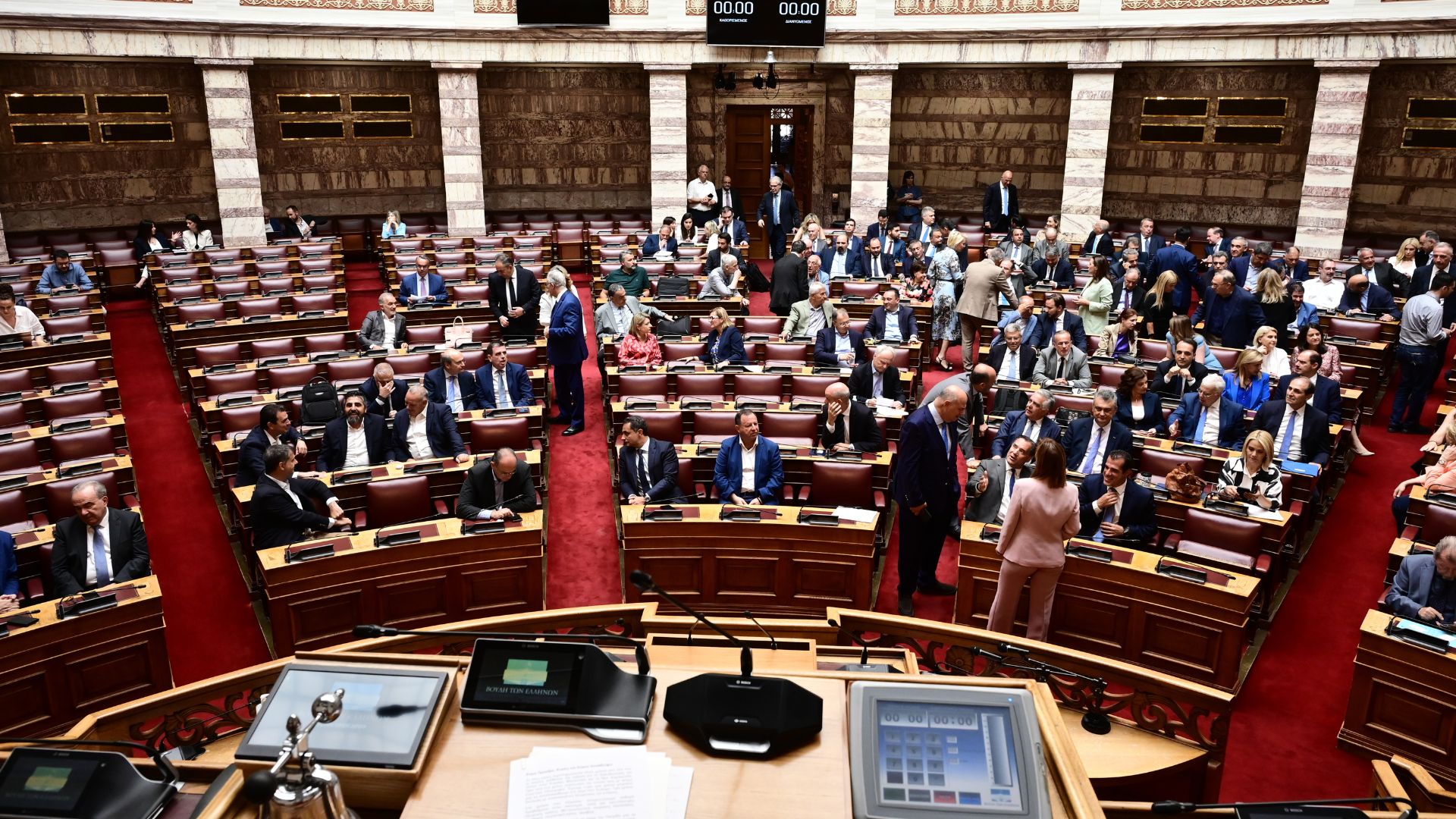 Τι αλλάζει στη Βουλή μετά την απώλεια της αξιωματικής αντιπολίτευσης ...
