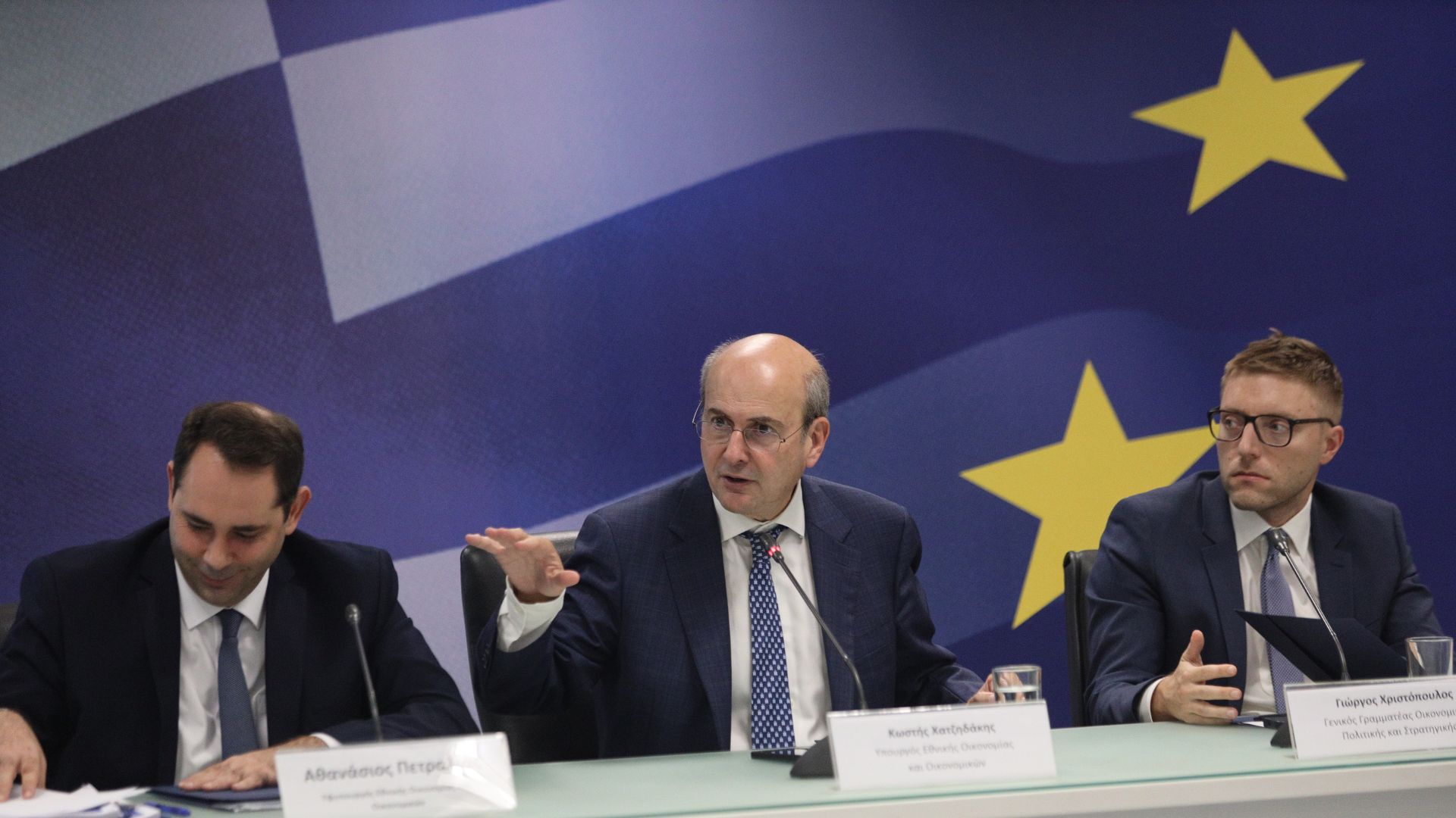 Το φρένο στην επαναφορά του 13ου και 14ου μισθού και το «τυράκι» των ...