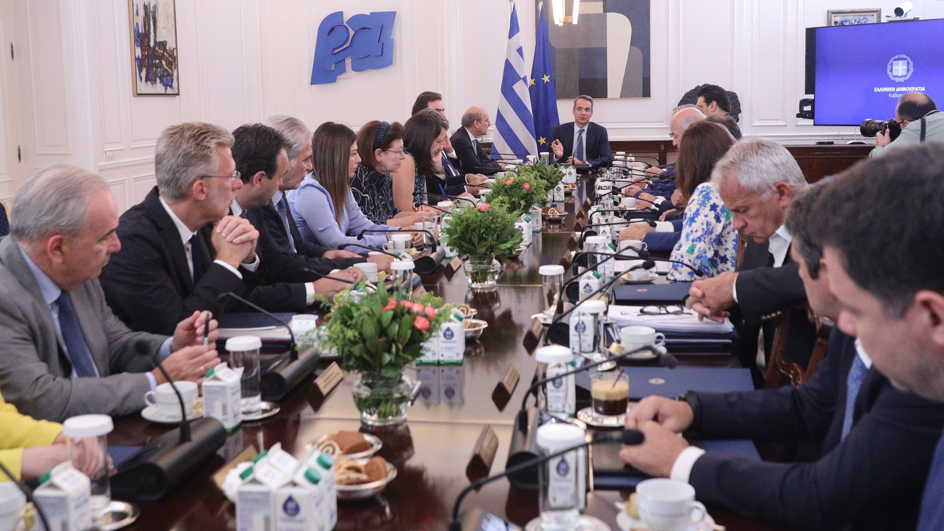 Επιτελική φαυλότητα: Αυξήθηκαν οι μετακλητοί κατά 32% σε 18 μήνες – Η ...