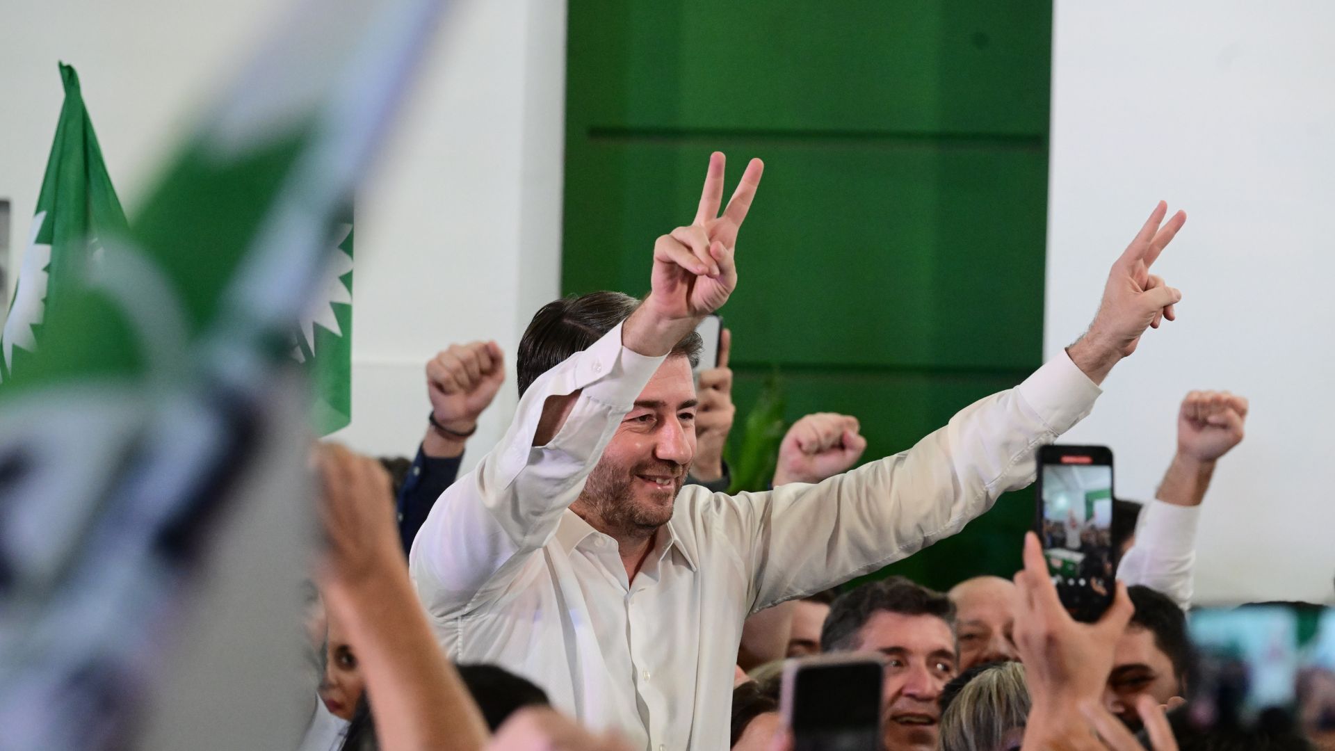 Πολική θερμοκρασία μεταξύ Ανδρουλάκη και Νίκου Παπανδρέου | topontiki.gr