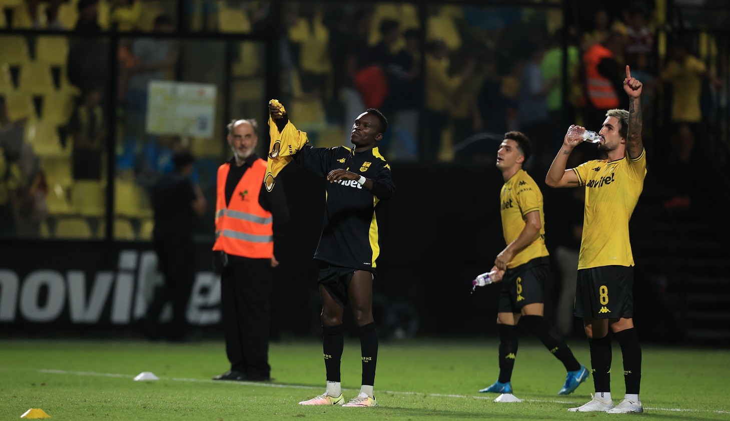 Άρης – Λαμία 2-0: Έπιασαν κορυφή οι «κίτρινοι» με σούπερ Μορόν ...