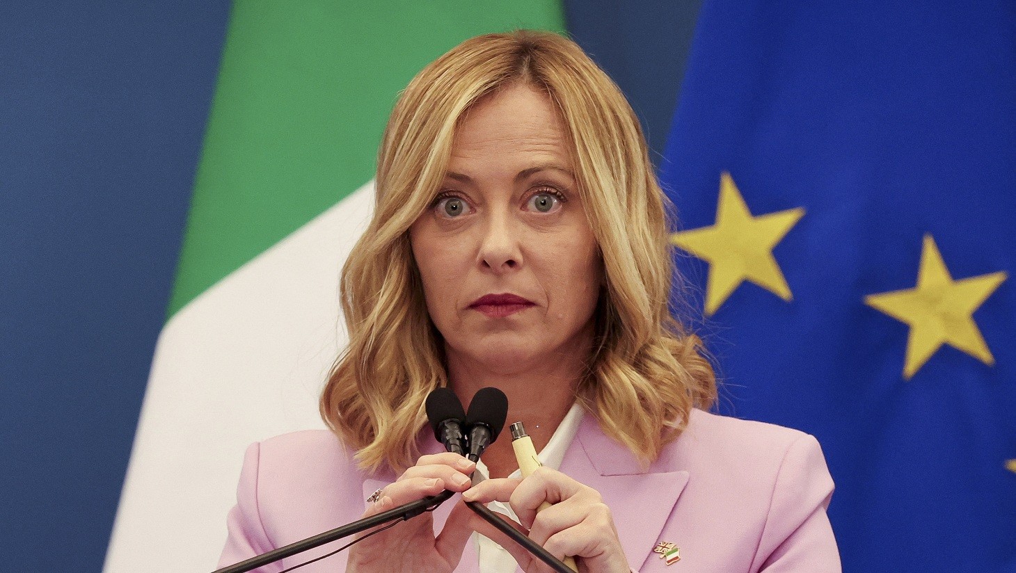 Μελόνι: «Η Ιταλία δεν συμμετέχει σε στρατιωτικές επιχειρήσεις, δεν ...