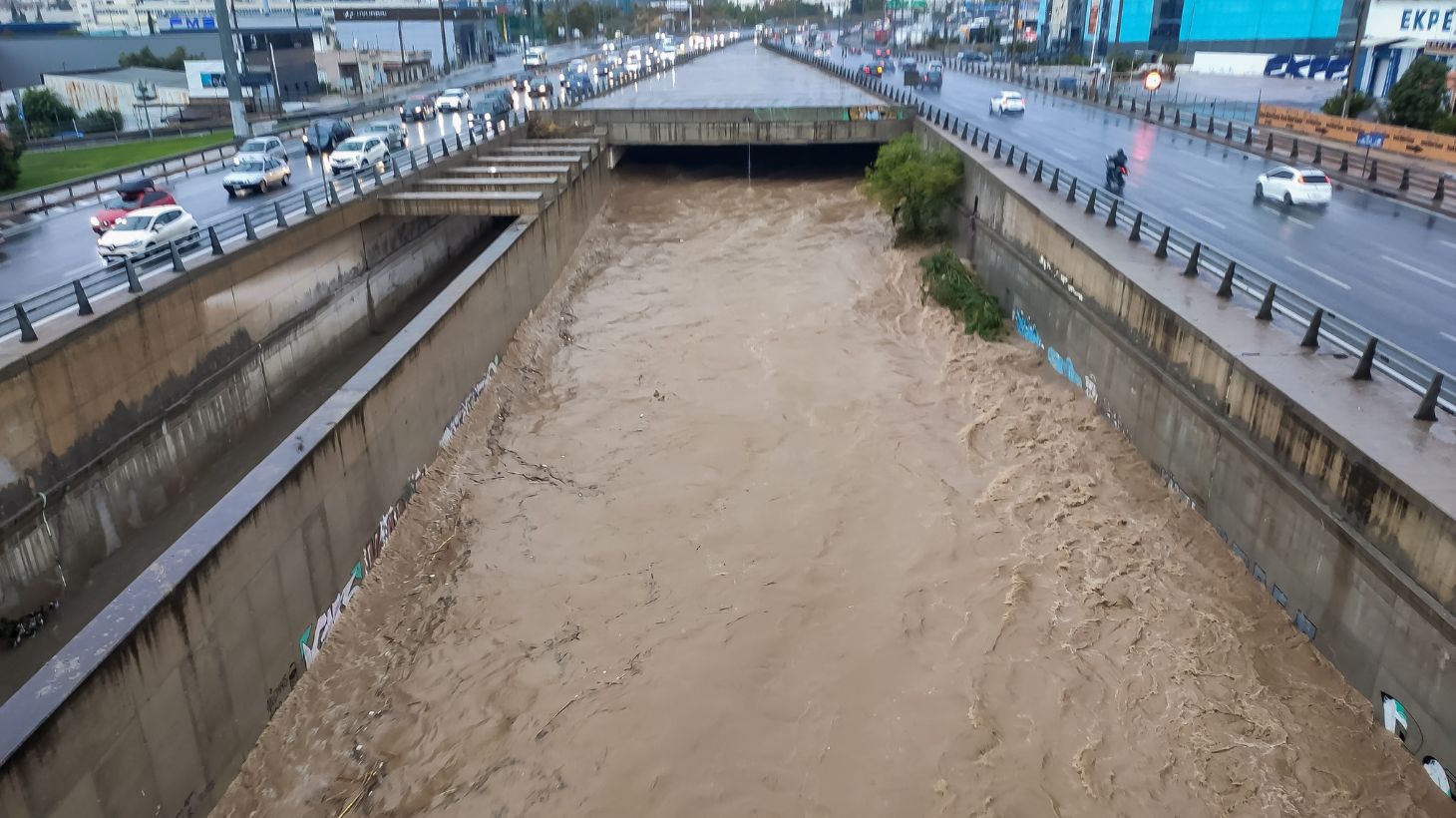 Ευθύμης Λέκκας: «Ο Κηφισός “ασφυκτιά” από το τσιμέντο» – Θα πρέπει να ...