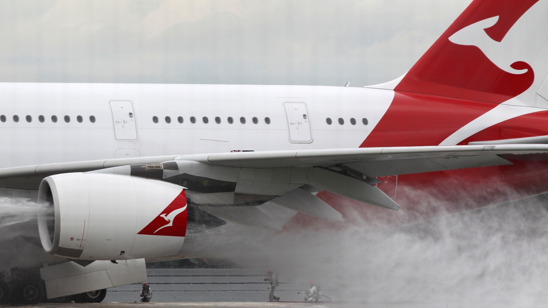 Αυστραλία: Έκρηξη κινητήρα αεροπλάνου και φωτιά στο αεροδρόμιο του ...