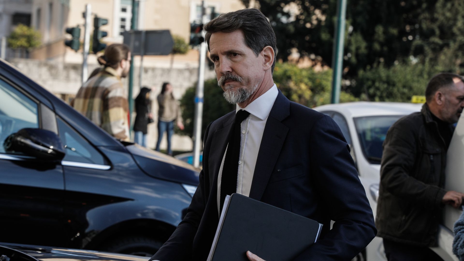 ΑΝΤ1: Ο Παύλος ντε Γκρες στο «Ενώπιος Ενωπίω» της Πέμπτης (12/2 ...
