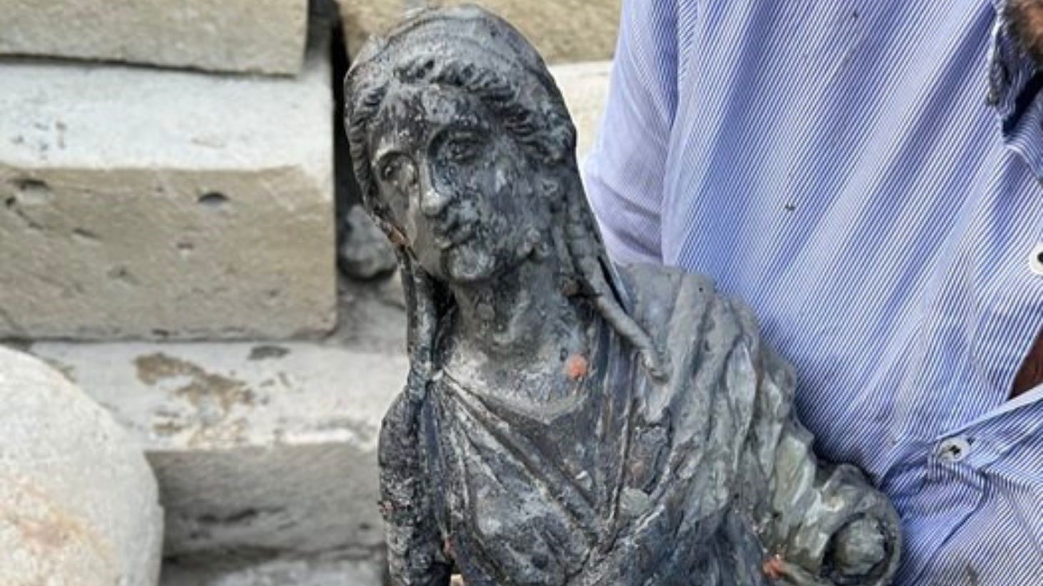 Ιταλία: Αγάλματα, νομίσματα, κοσμήματα και ανέπαφα… αυγά βρέθηκαν σε ...