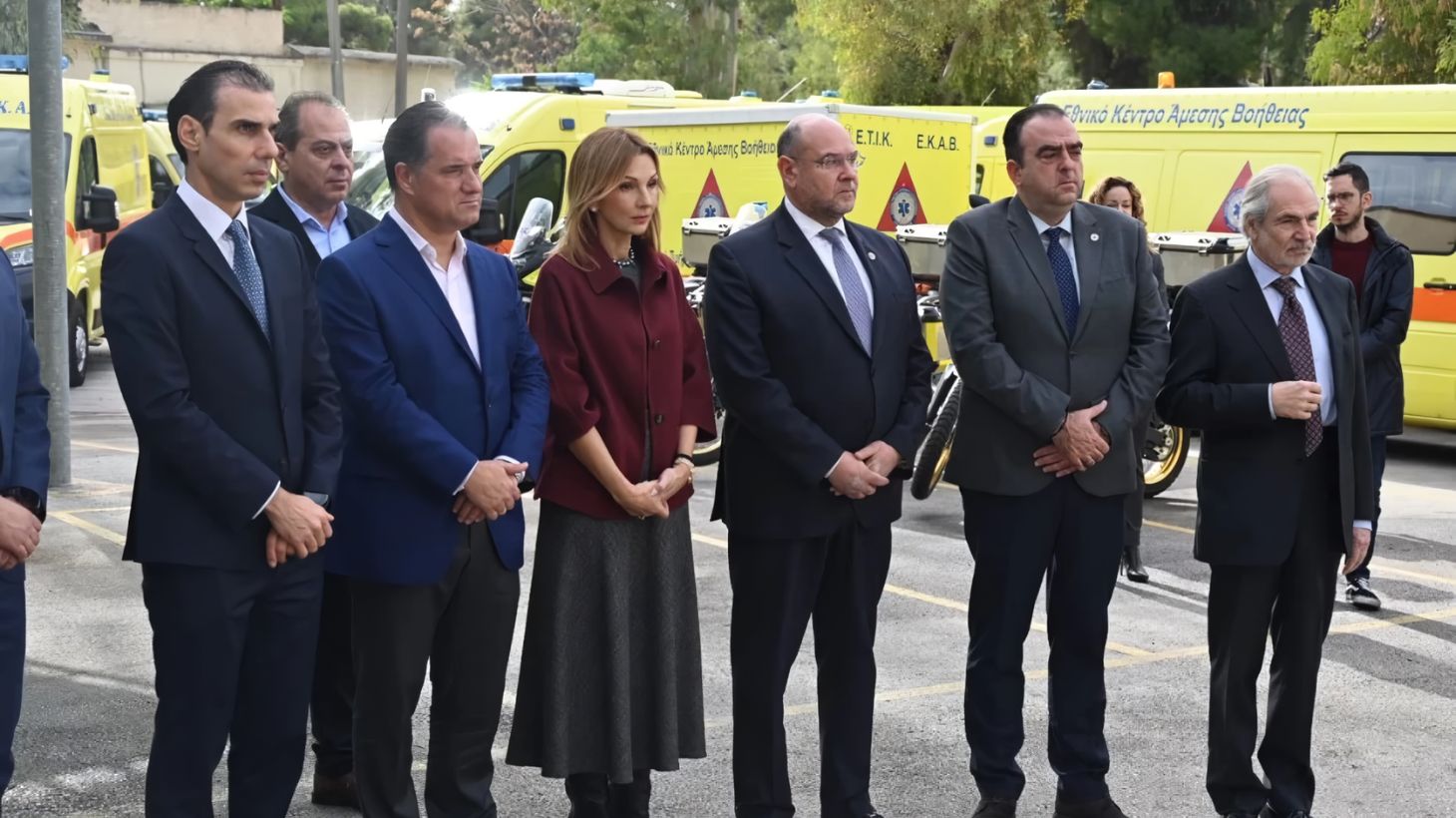 ΕΚΑΒ: Δωρεά 20 δίκυκλων και 6 ασθενοφόρων από την Ένωση Ελλήνων ...
