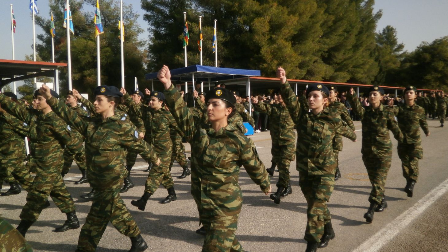 Ένοπλες Δυνάμεις: Σε ΦΕΚ η ρύθμιση για την αποστρατεία των ΕΠΟΠ – Τι ...