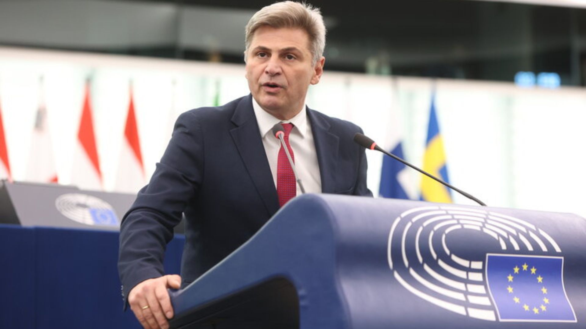 «Ρουκέτα» Φαραντούρη: Εισηγείται κυβέρνηση Ειδικού Σκοπού με στόχο την ...