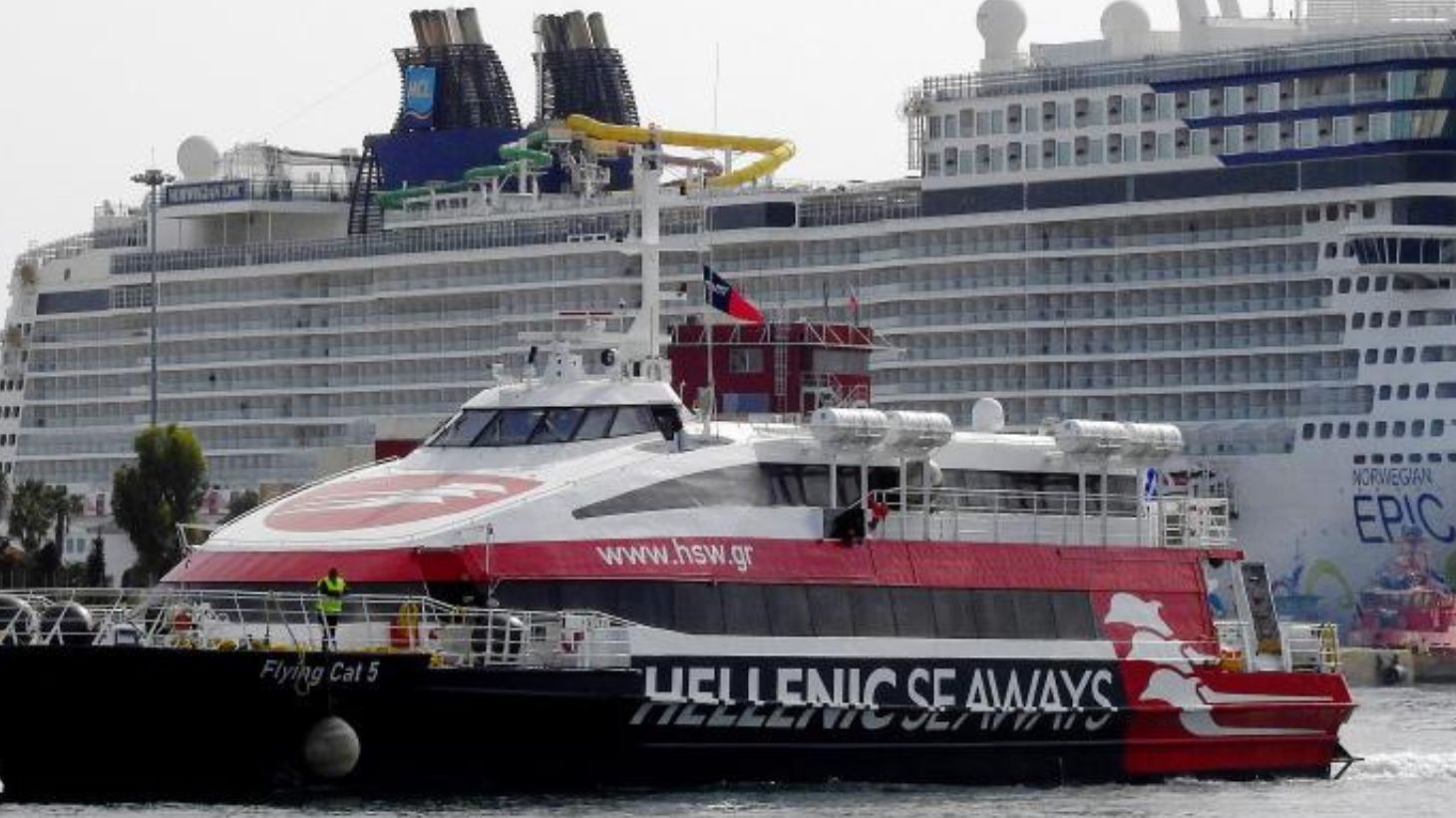 Επιστρέφει στον Πειραιά το πλοίο Flying Cat 5 – Tαλαιπωρία για 115 επιβάτες | topontiki.gr