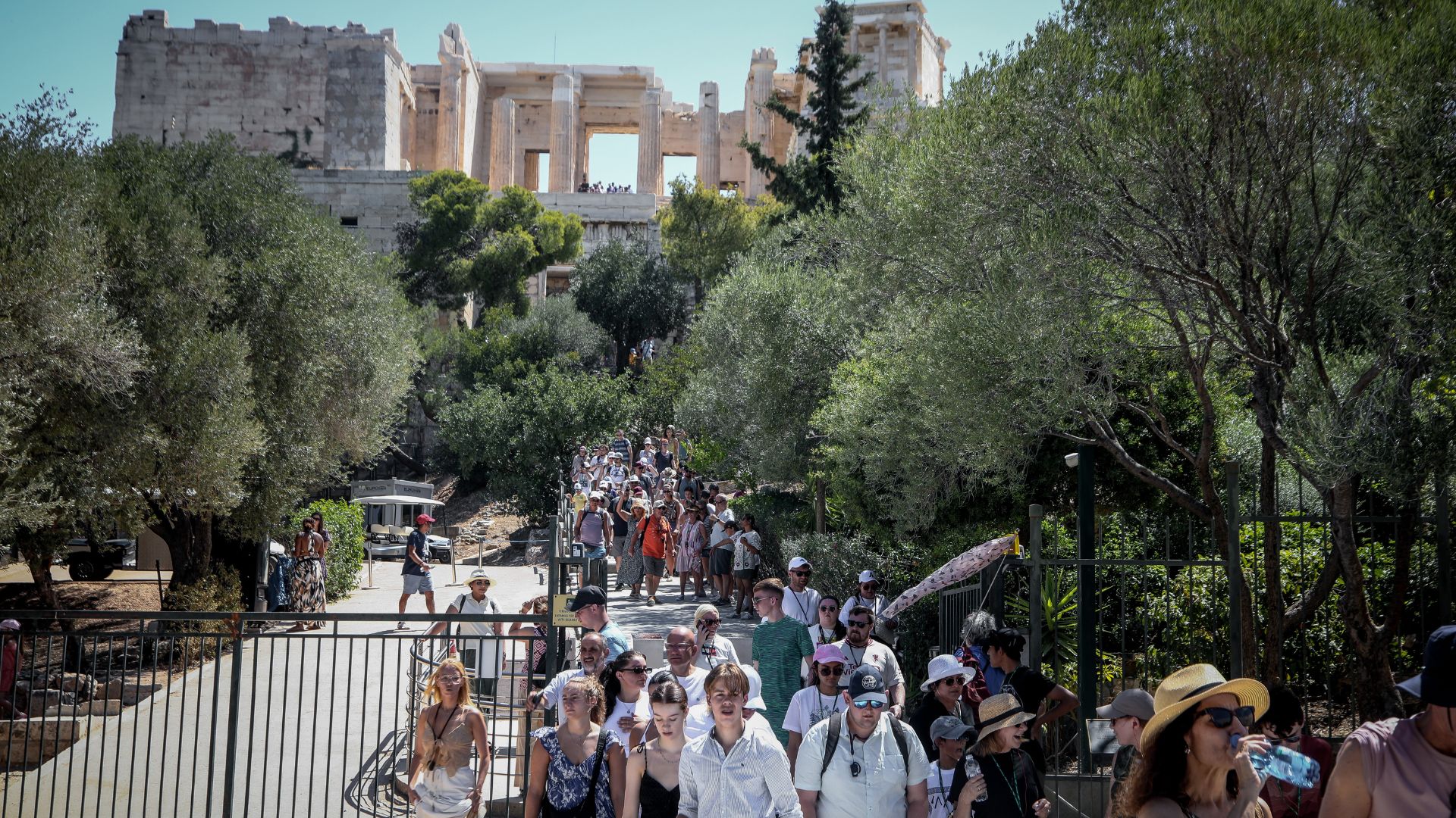 Global Traveler Awards 2024: Η Ελλάδα «Καλύτερος Τουριστικός Προορισμός ...
