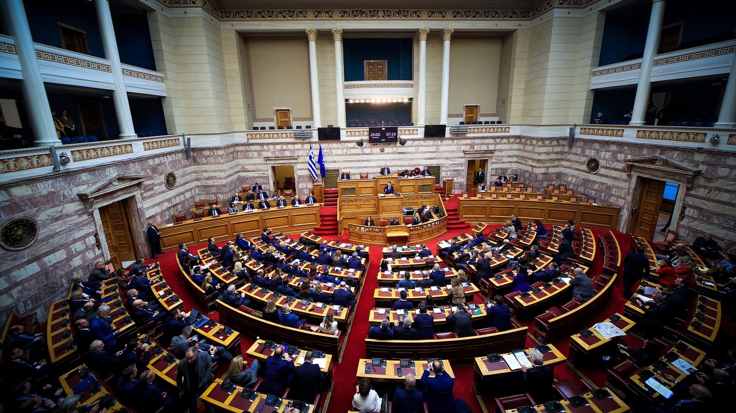 Κομματική πειθαρχία και ιστορίες με αρκούδες | topontiki.gr