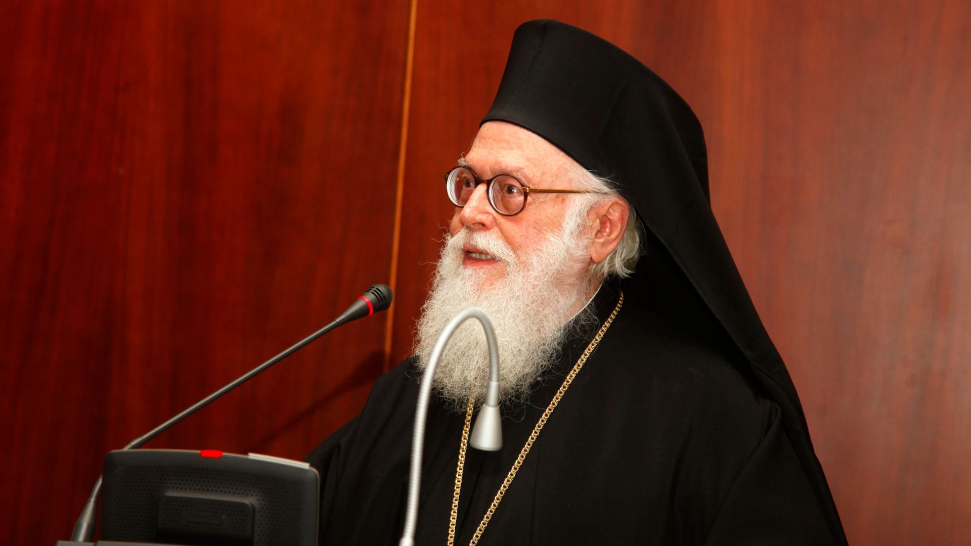 Ποιος ήταν ο προκαθήμενος της Εκκλησίας της Αλβανίας Αναστάσιος: Πρώην ...