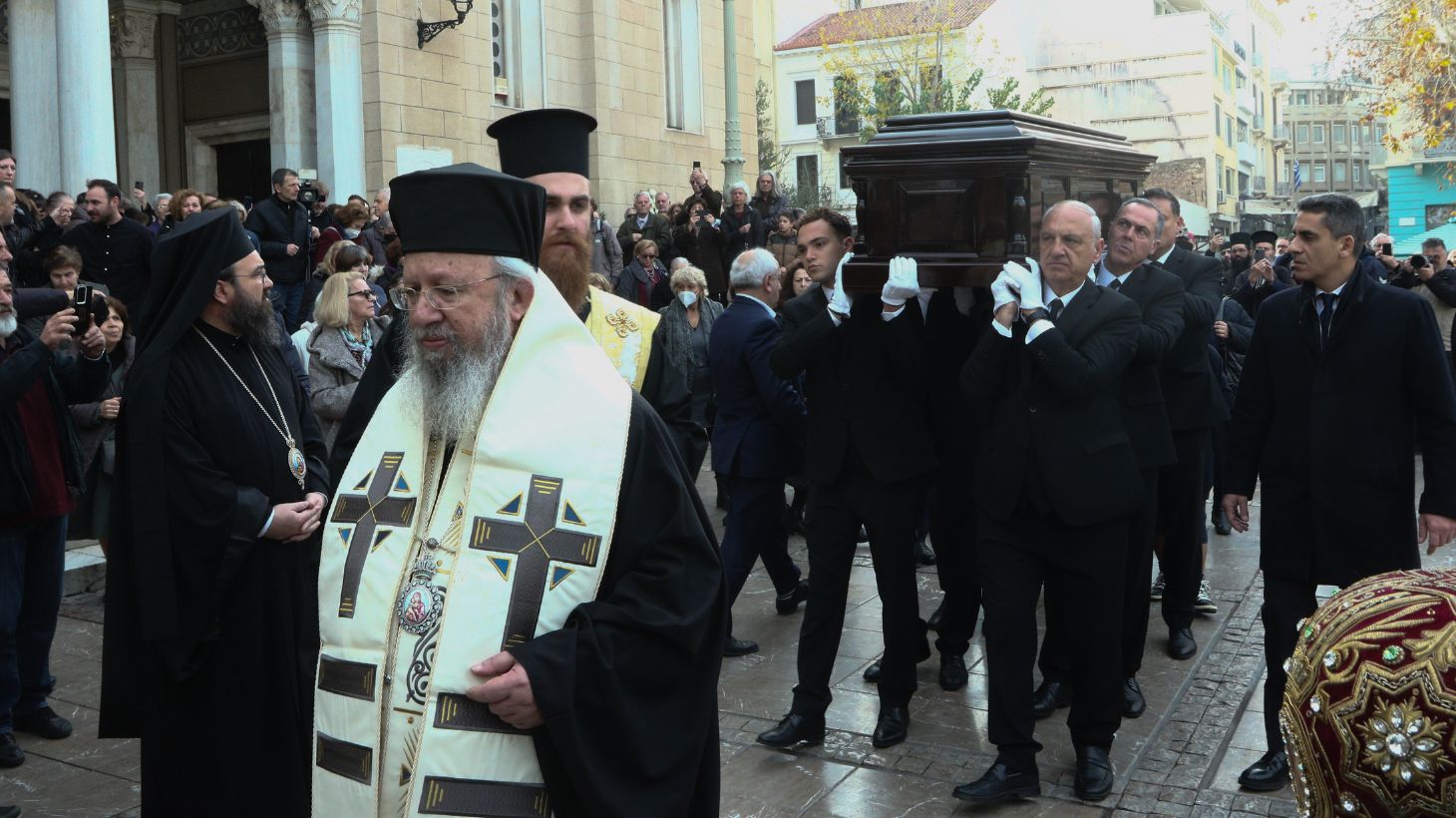 Στα Τίρανα το σκήνωμα του Αρχιεπισκόπου Αλβανίας Αναστάσιου – Θα τεθεί ...