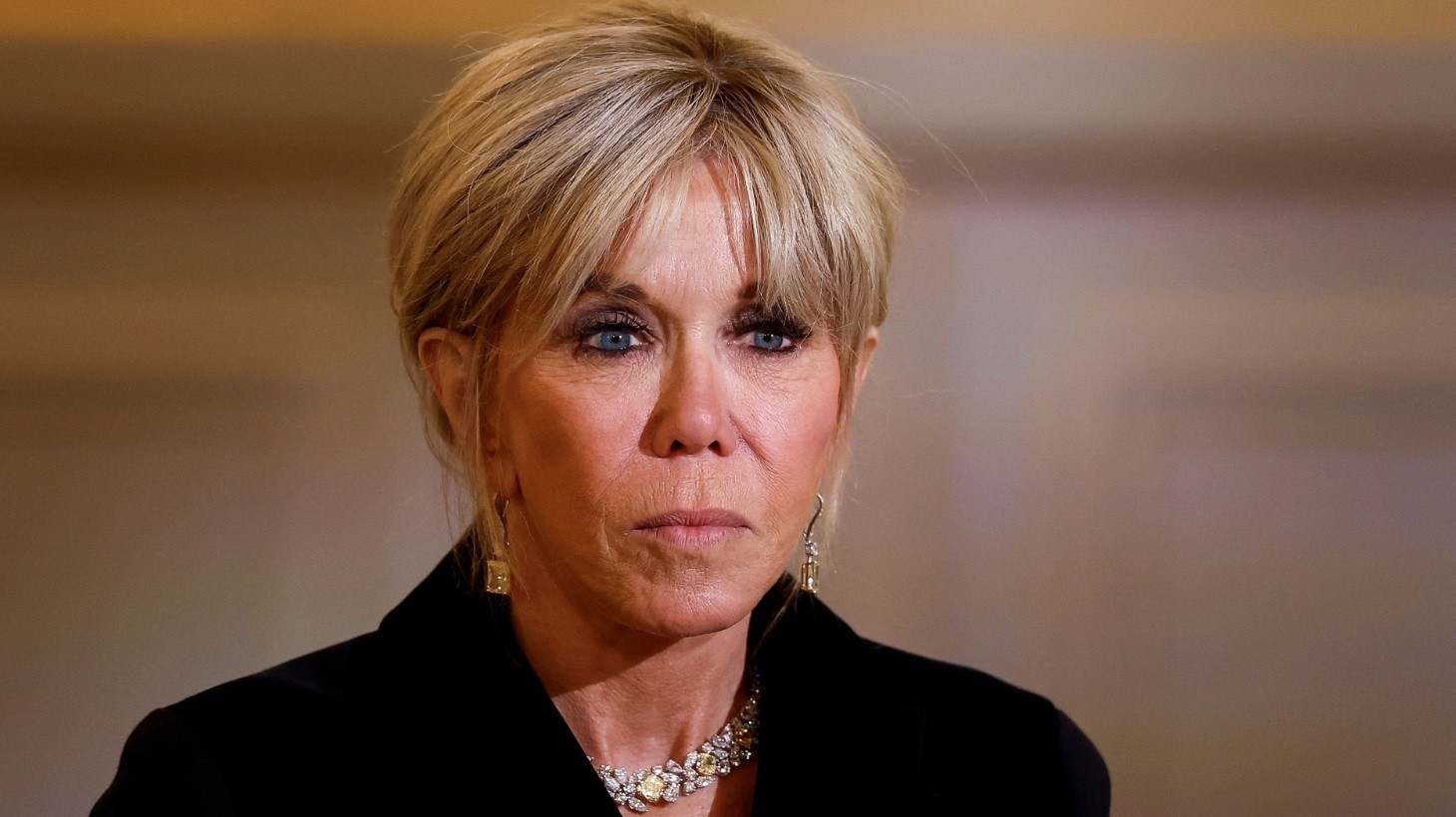 Μπριζίτ Μακρόν: Ο Εμανουέλ πληγώνεται με αυτά που ακούει – Του αξίζει ...