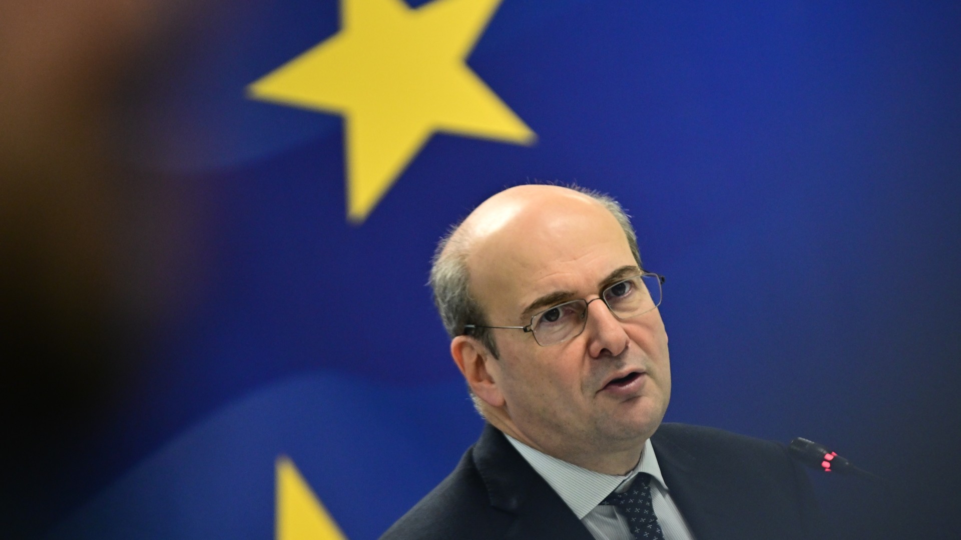 Στις Βρυξέλλες για τις συζητήσεις για την χρηματοδότηση των αναγκών για ...