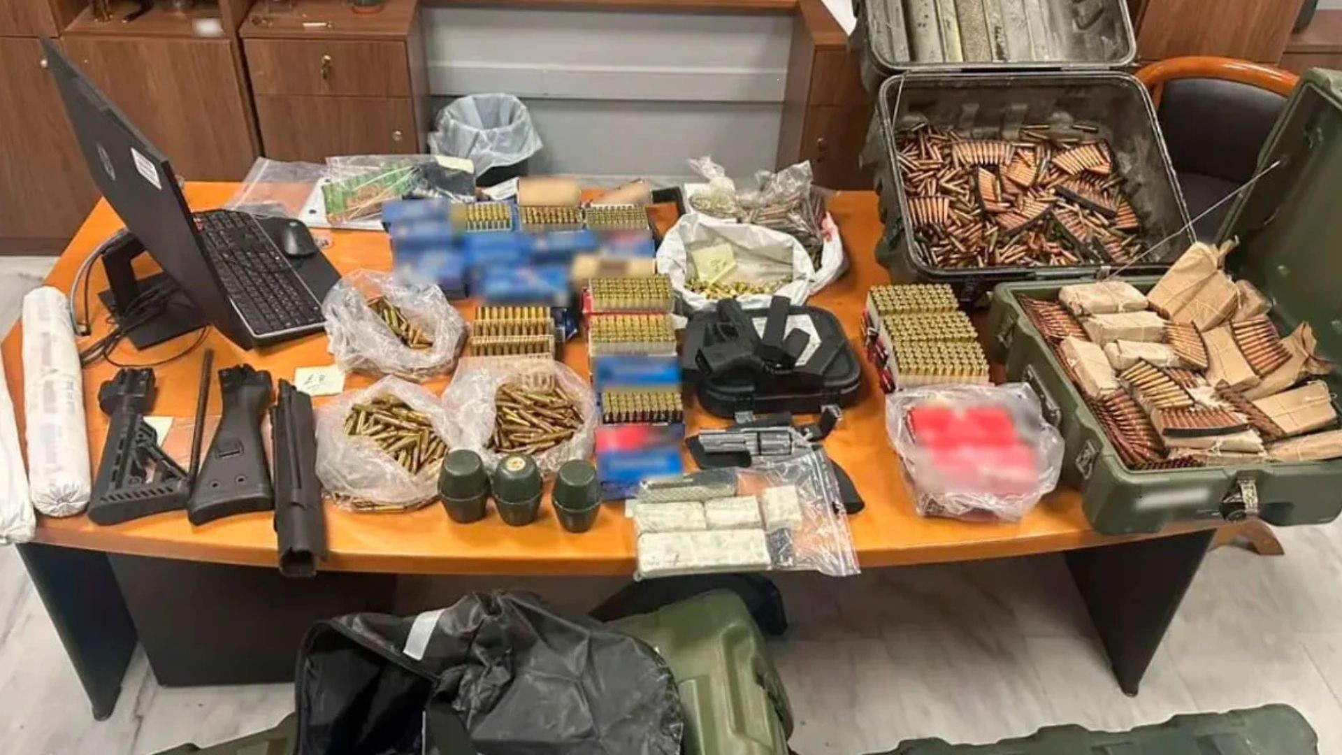 Κρήτη: Βρέθηκε αποθήκη με εκρηκτικά, χειροβομβίδες και χιλιάδες ...