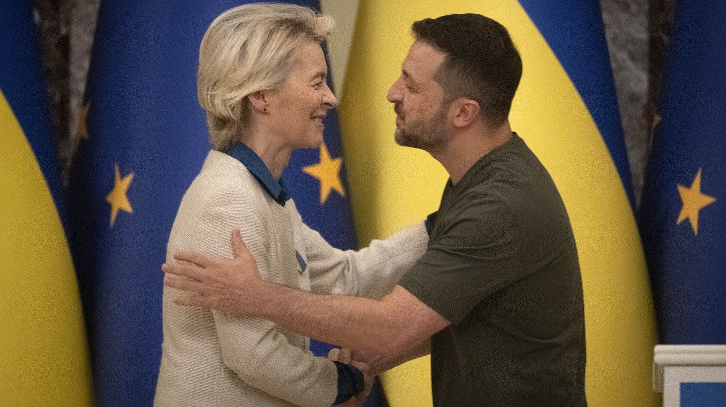 Η ΕΕ εξετάζει την αύξηση αποστολής όπλων στην Ουκρανία | topontiki.gr