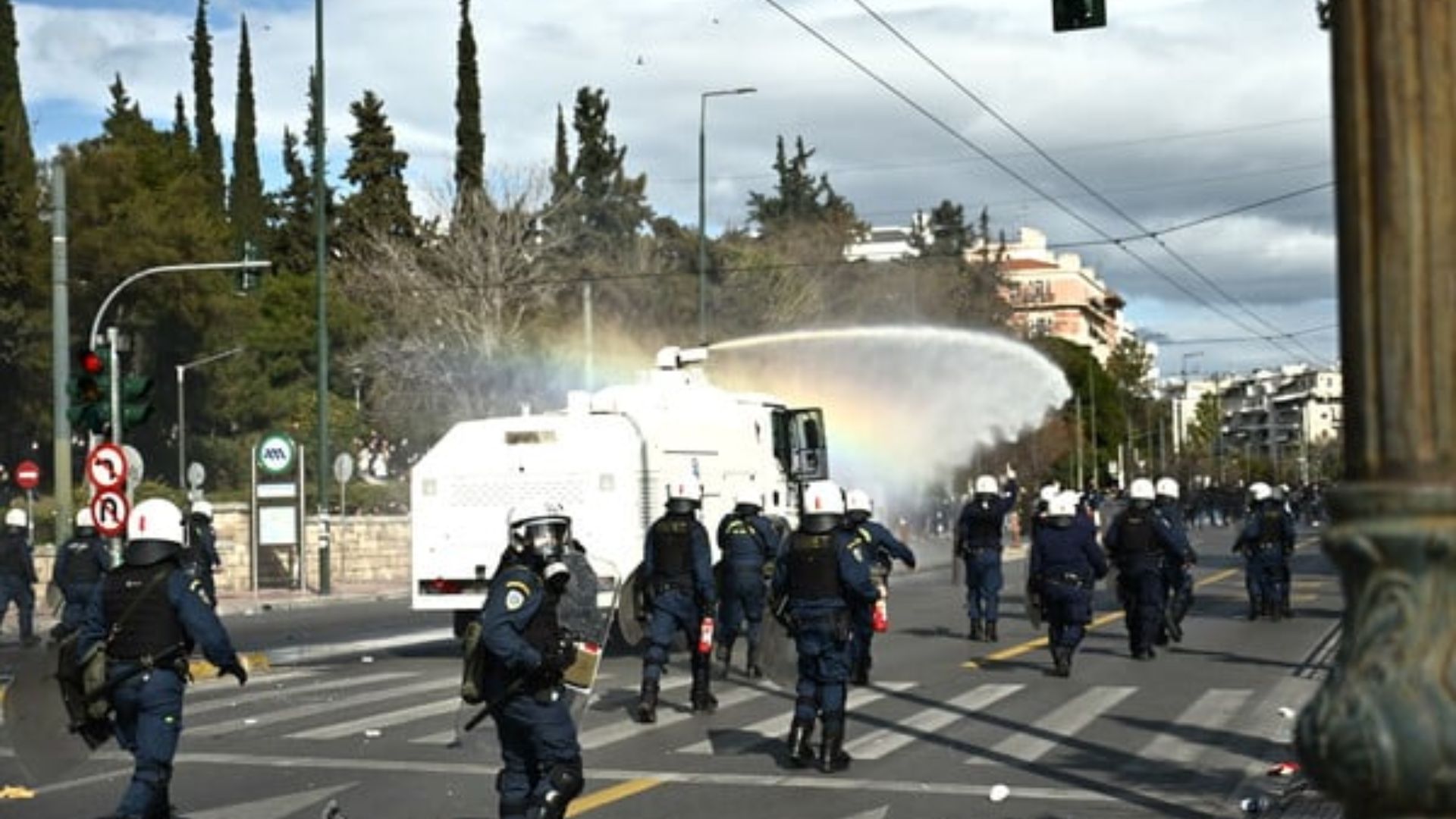 Καταγγελία πολίτη για επίθεση από ΜΑΤ: «Αυτό που έκαναν σήμερα ενάντια ...