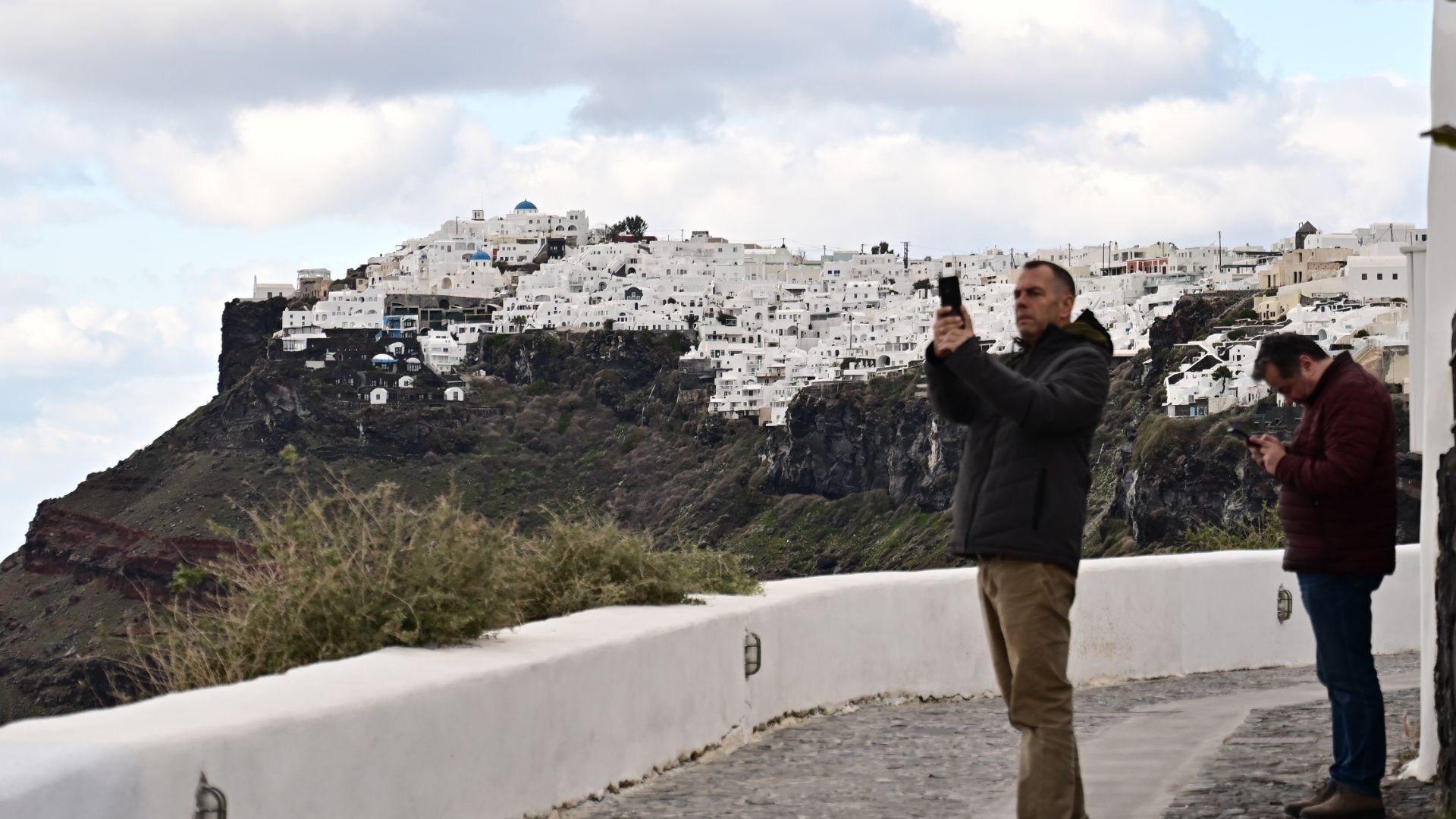 Σαντορίνη: Απανωτές δονήσεις τα ξημερώματα – Συνεδριάζει η Επιτροπή ...