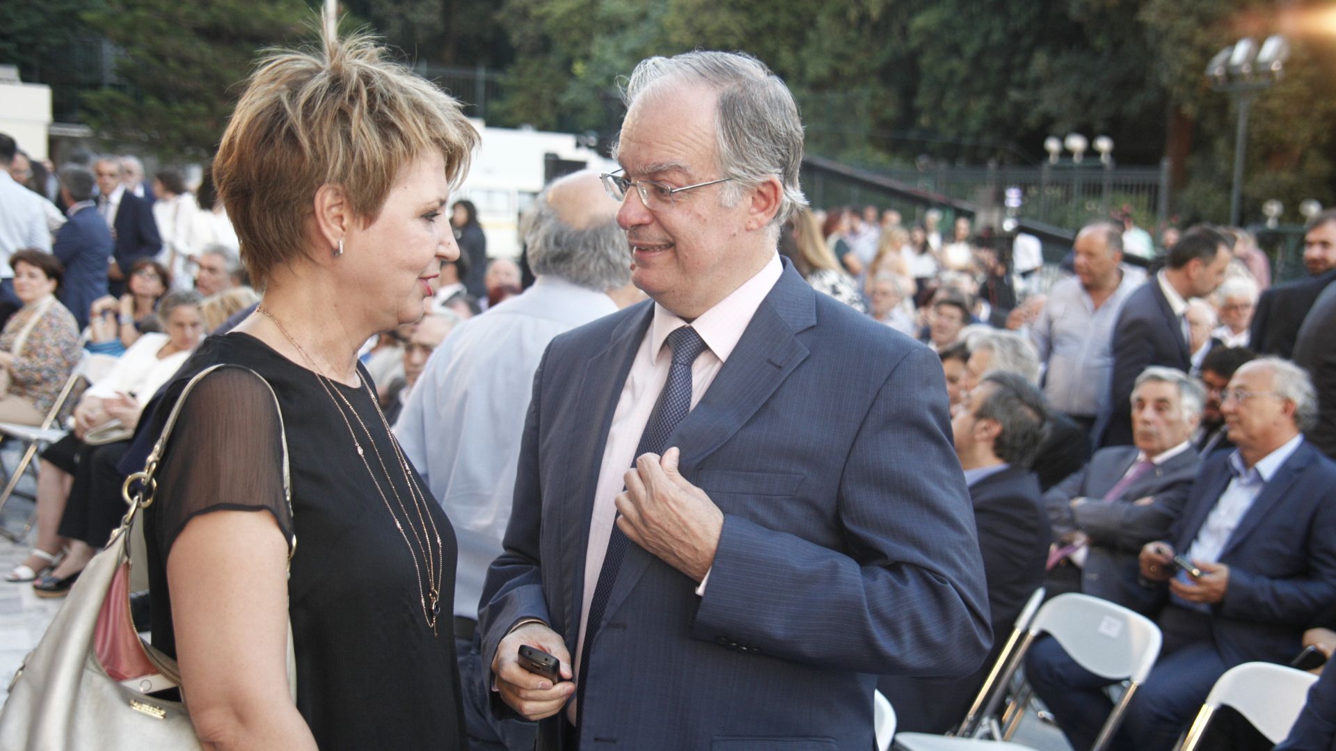 Ο Πετρουλάκης «σφάζει» τη Γεροβασίλη για τη φιλία της με τον Τασούλα ...