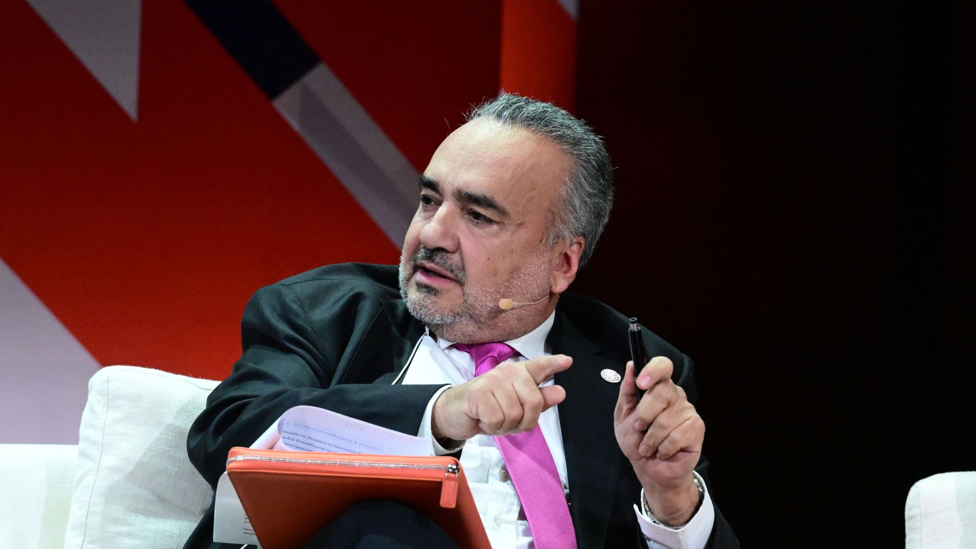 Τέμπη: Οργή Βερβεσού για τις κατηγορίες για «θάψιμο» έκθεσης – «Γνωρίζω ...
