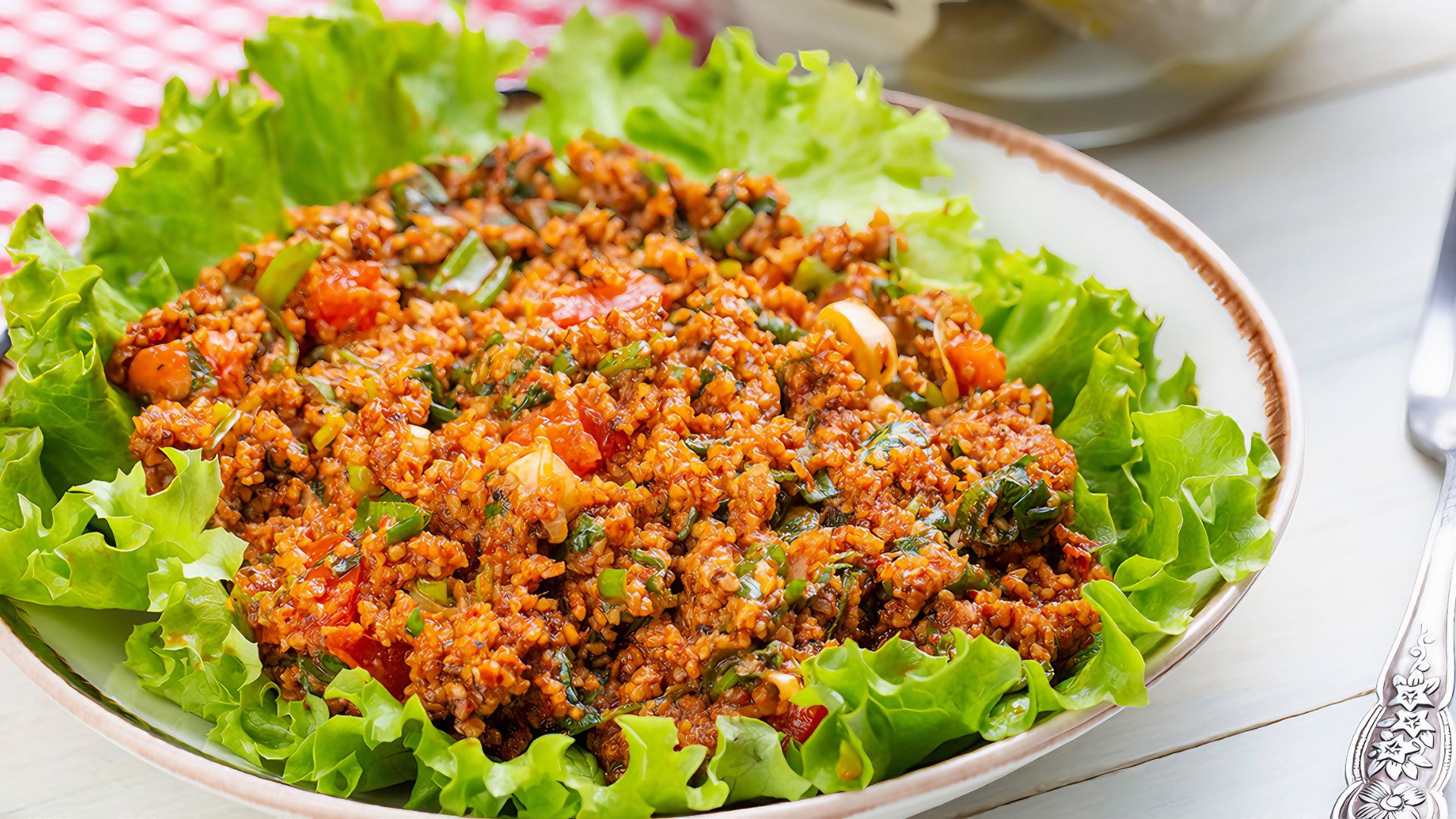 Eech, η αρμένικη πλιγουροσαλάτα που σερβίρεται ζεστή ή κρύα | topontiki.gr