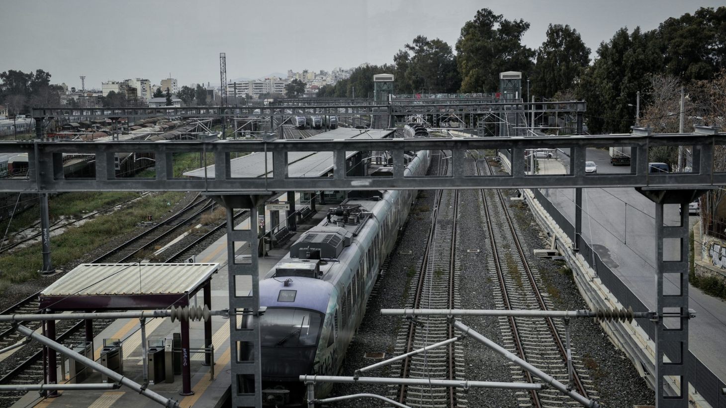 Εκτροχιάστηκε εμπορικό τρένο στην Ειδομένη – Ξηλώθηκε σιδηροδρομική ...