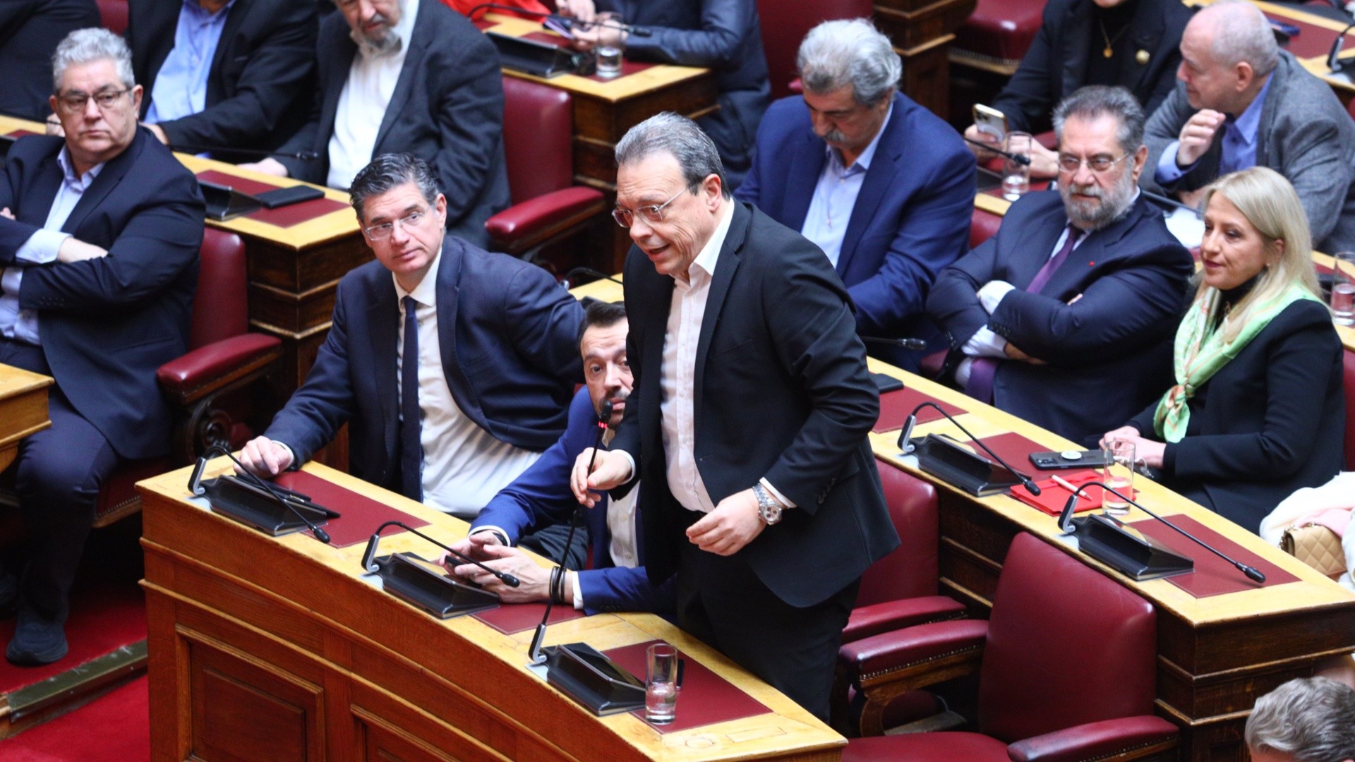 ΣΥΡΙΖΑ: Σκληραίνει η κόντρα με την κυβέρνηση με αφορμή τα ερωτήματα ...