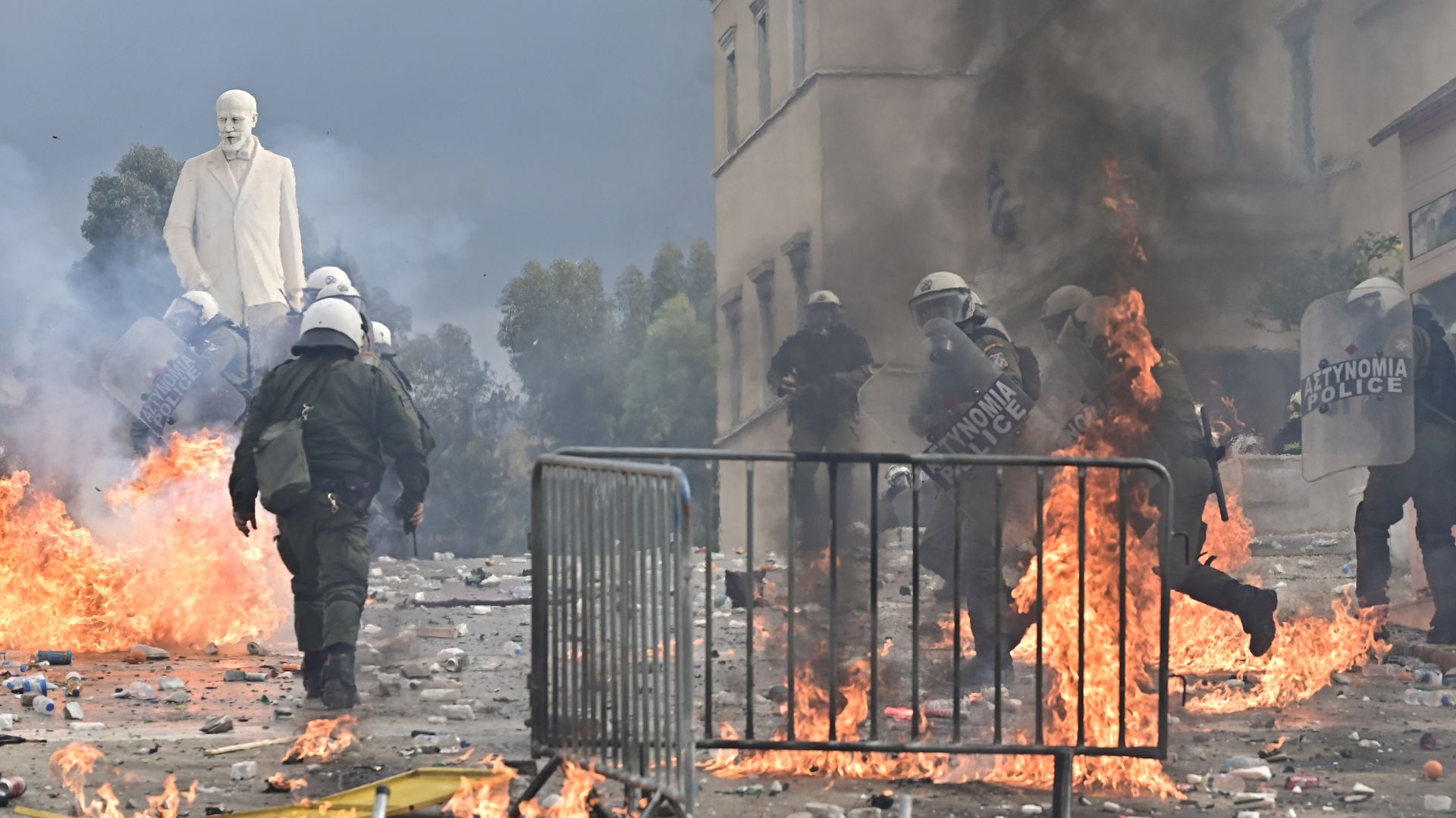 Διευκρινίσεις από το υπ. Πολιτισμού για τις ζημιές στον χώρο του ...