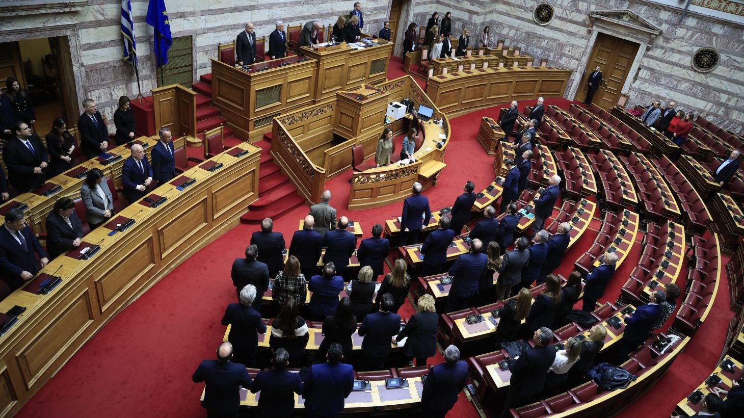 Βουλή: Ενός λεπτού σιγή στη μνήμη των θυμάτων της τραγωδίας των Τεμπών ...