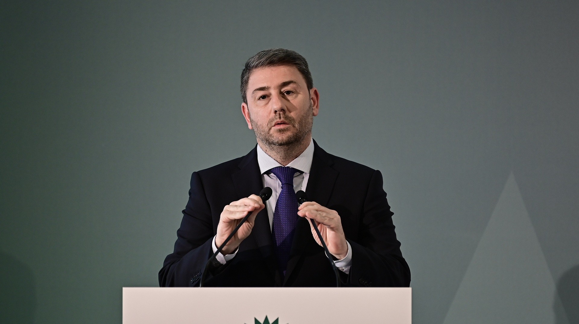ΠΑΣΟΚ: Η ισχυροποίηση του κόμματος και η επαφή με την κοινωνία – Σκληρή ...
