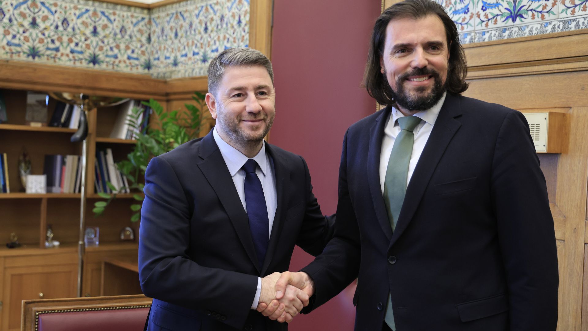 Και επίσημα στην ΚΟ του ΠΑΣΟΚ ο Πέτρος Παππάς – Συναντήθηκε με τον Νίκο ...