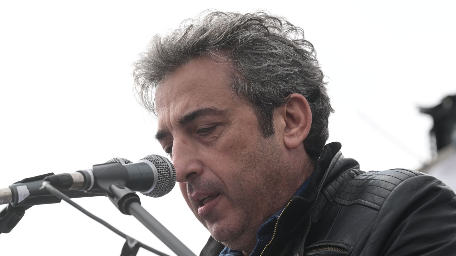 Παύλος Ασλανίδης σε Μπακαΐμη: Ζητήστε τους τίτλους σπουδών και των ...