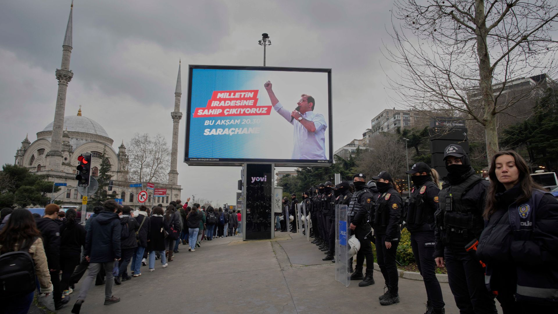 Ανάλυση Guardian: Μπούμερανγκ για τον Ερντογάν η φυλάκιση Ιμάμογλου ...