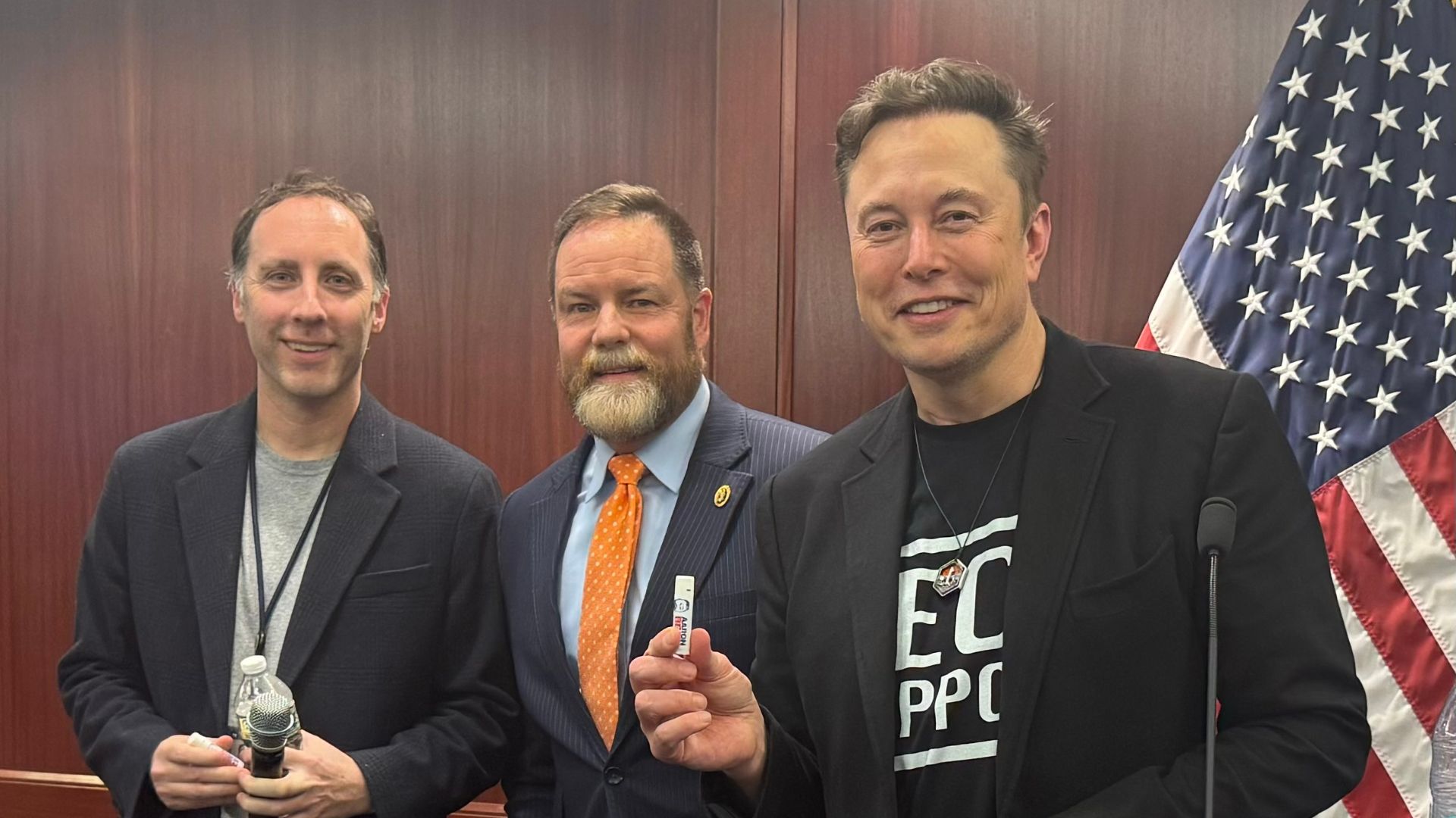 Steve Davis: Το δεξί χέρι του Μασκ που επιβλέπει το DOGE – Η παρομοίωση ...