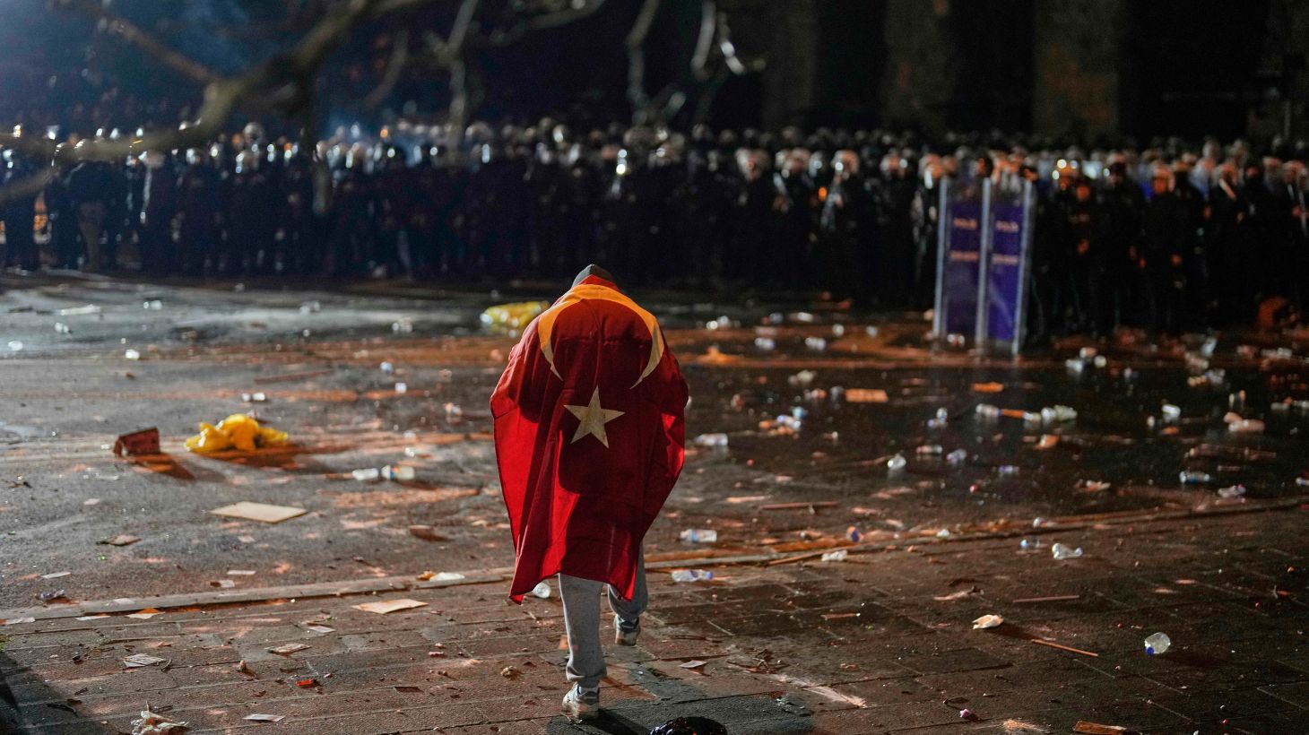 Οργή λαού στην Τουρκία για τον Ιμάμογλου: 3η νύχτα αναβρασμού – Ούτε οι ...