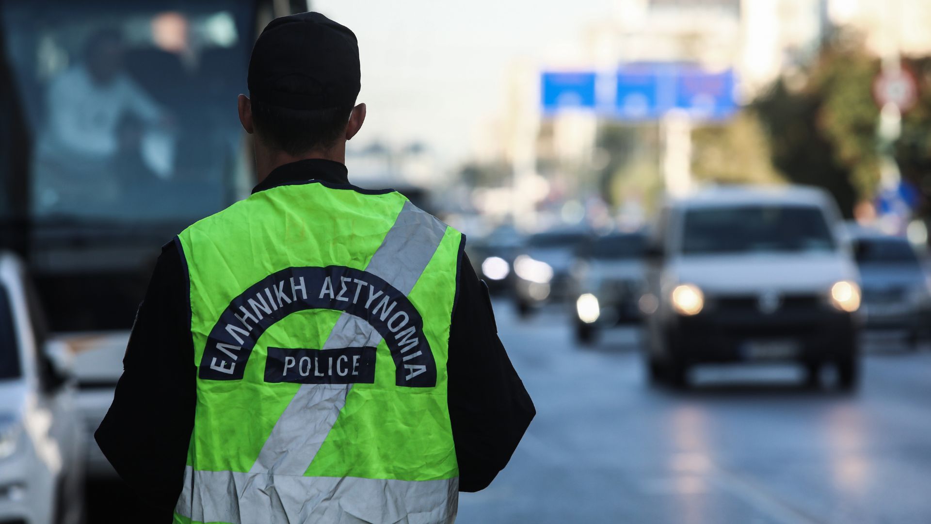 Πειθαρχική έρευνα κατά αστυνομικού μετά από καταγγελία οδηγού για βίαιη ...