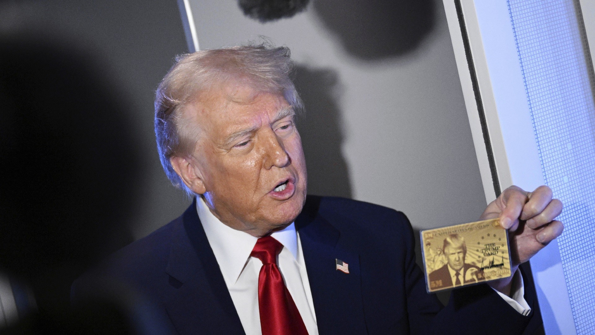 Ποια golden visa; Ο Τραμπ εισάγει τη «Χρυσή Κάρτα» – Με 5 εκατομμύρια ...