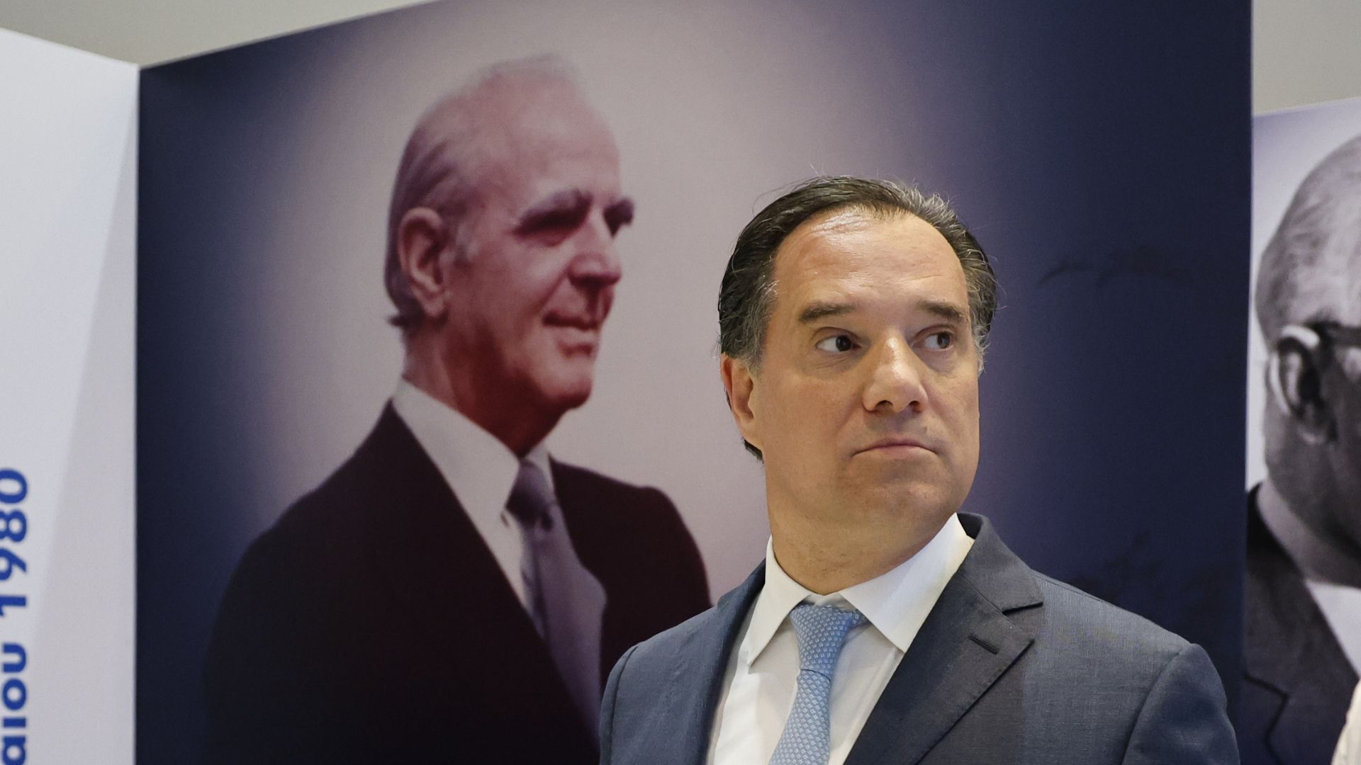 Ο «στρατιώτης» Άδωνις Γεωργιάδης με το όπλο «παρά πόδα» – Η σύγκρουση ...