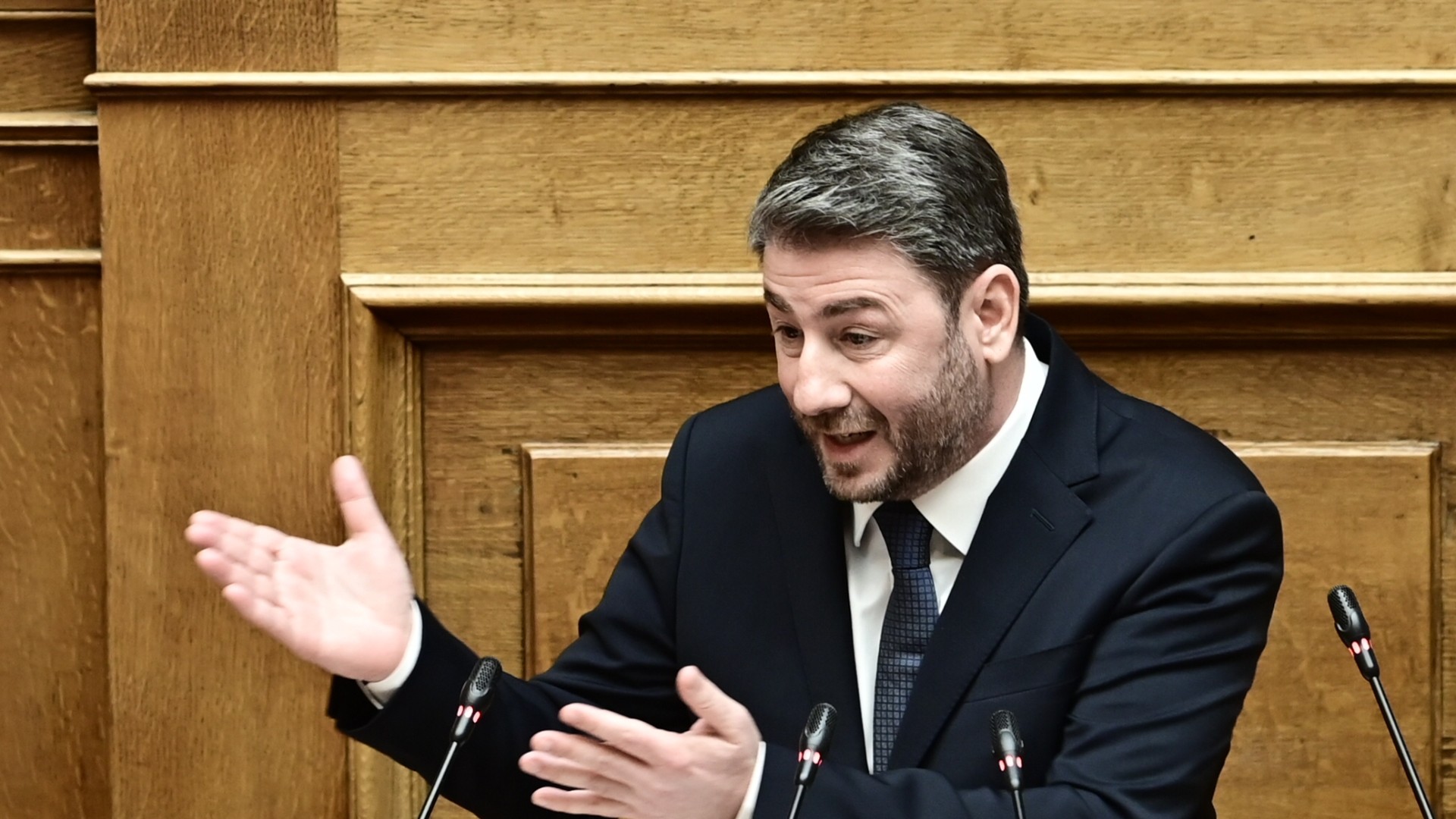 Ποιες επιδιώξεις του ΠΑΣΟΚ εξυπηρετεί η κατάθεση της πρότασής του για ...