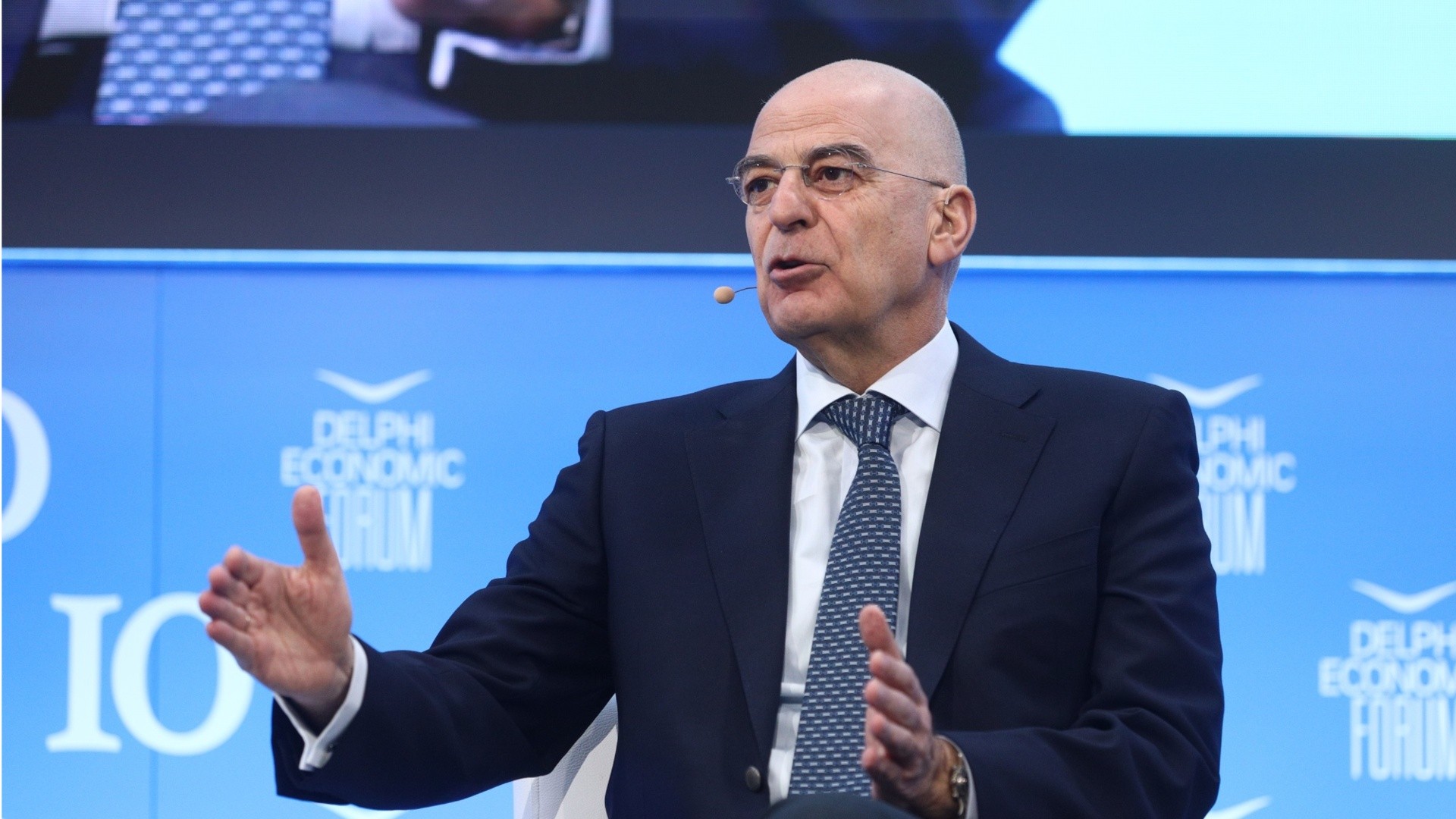 «Βόμβα» Δένδια από Δελφούς: Δεν μπορούμε να εκβιάζουμε τους πολίτες να ...
