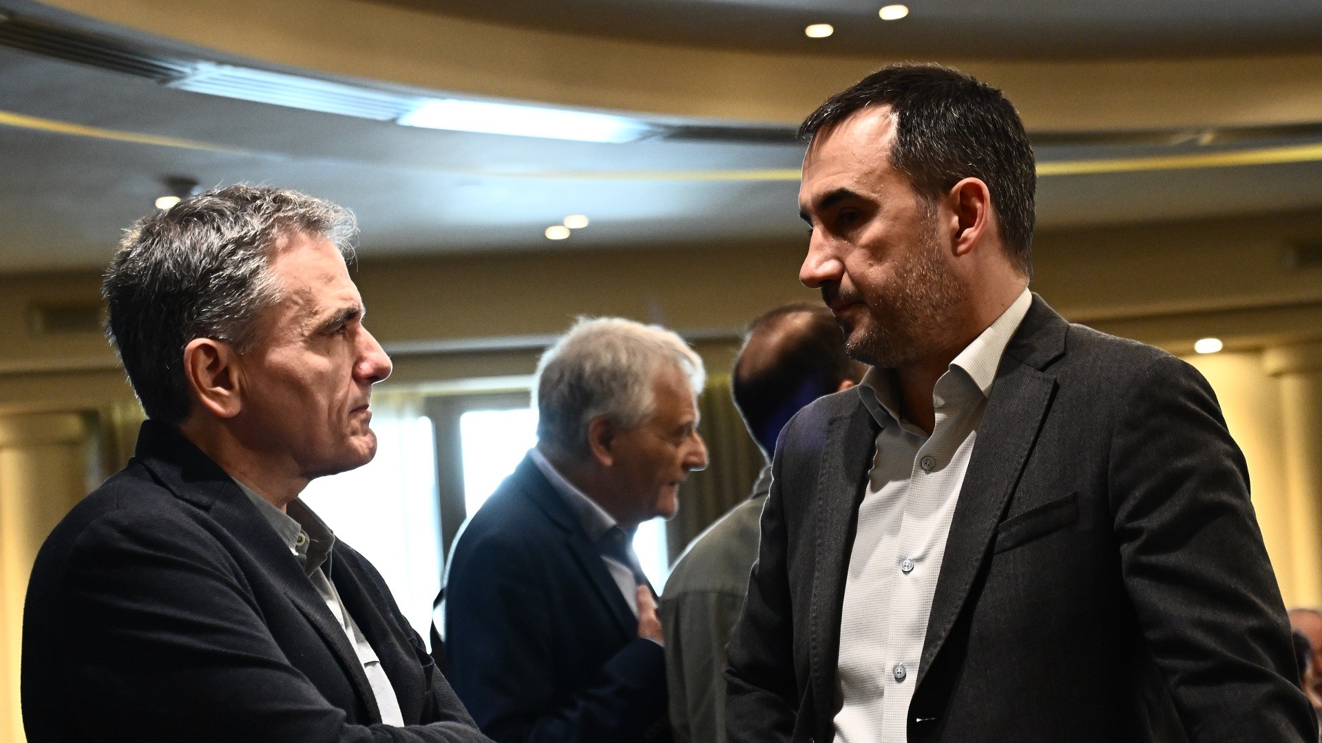 Νέα Αριστερά: Ολοκληρώθηκε η ΚΕ με υπερψήφιση τροπολογίας Τσακαλώτου ...